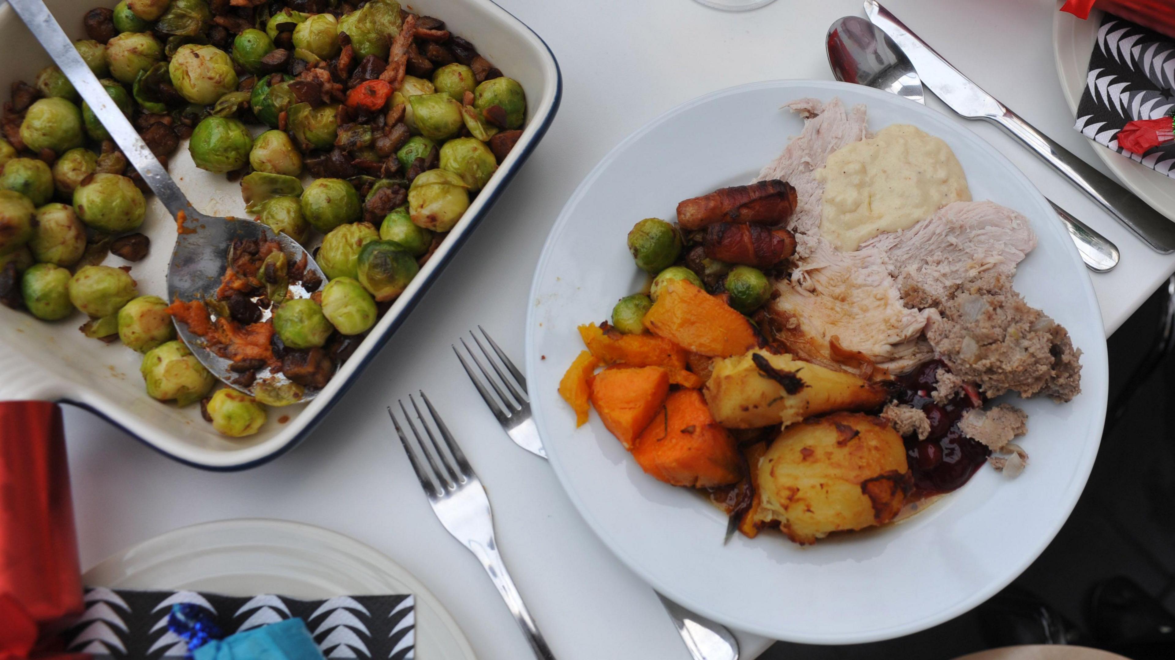Sheffield charity gears up to provide hundreds of hot meals - BBC News