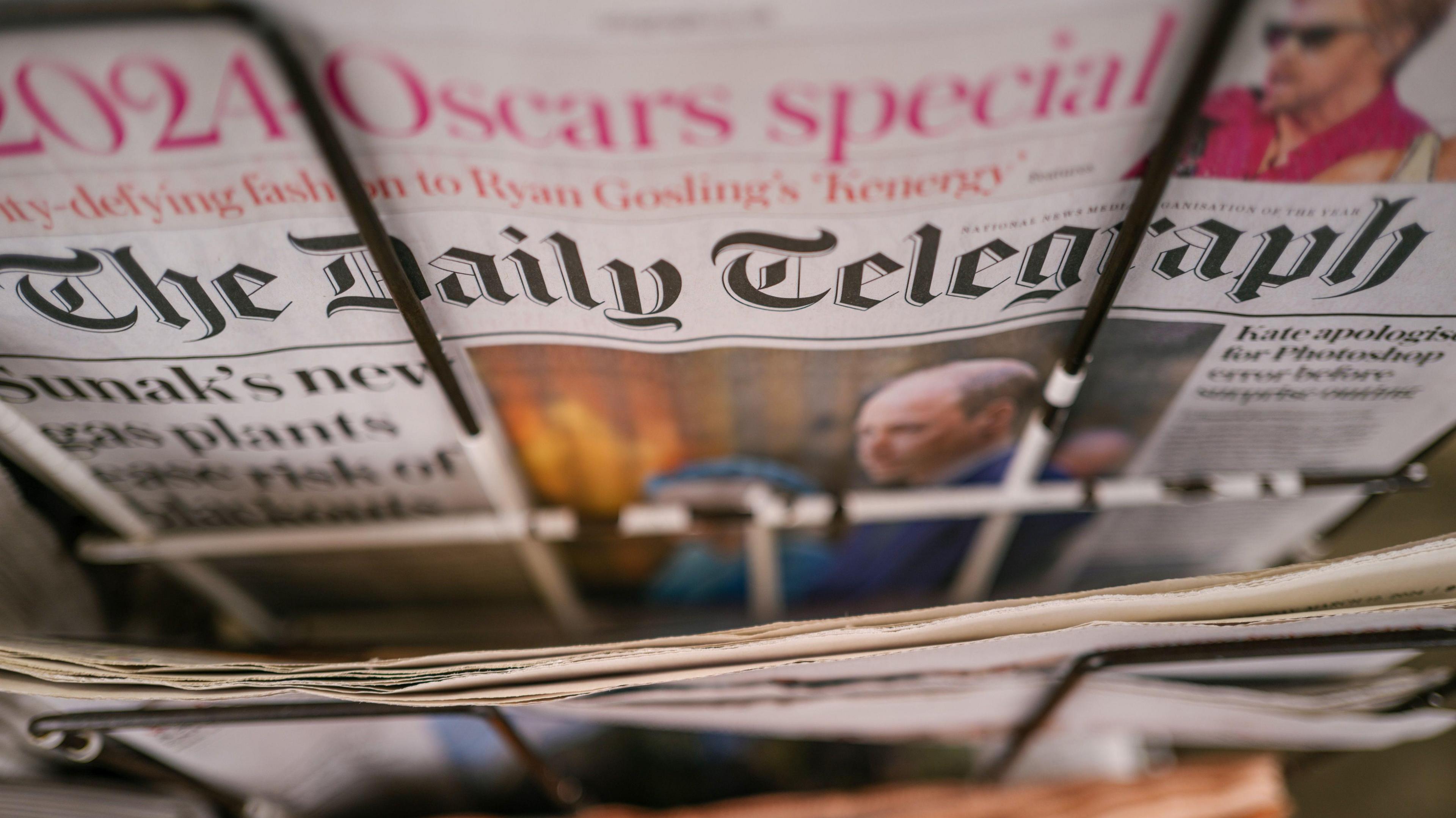 Daily Mail owner's takeover of Telegraph to face probe - BBC News
