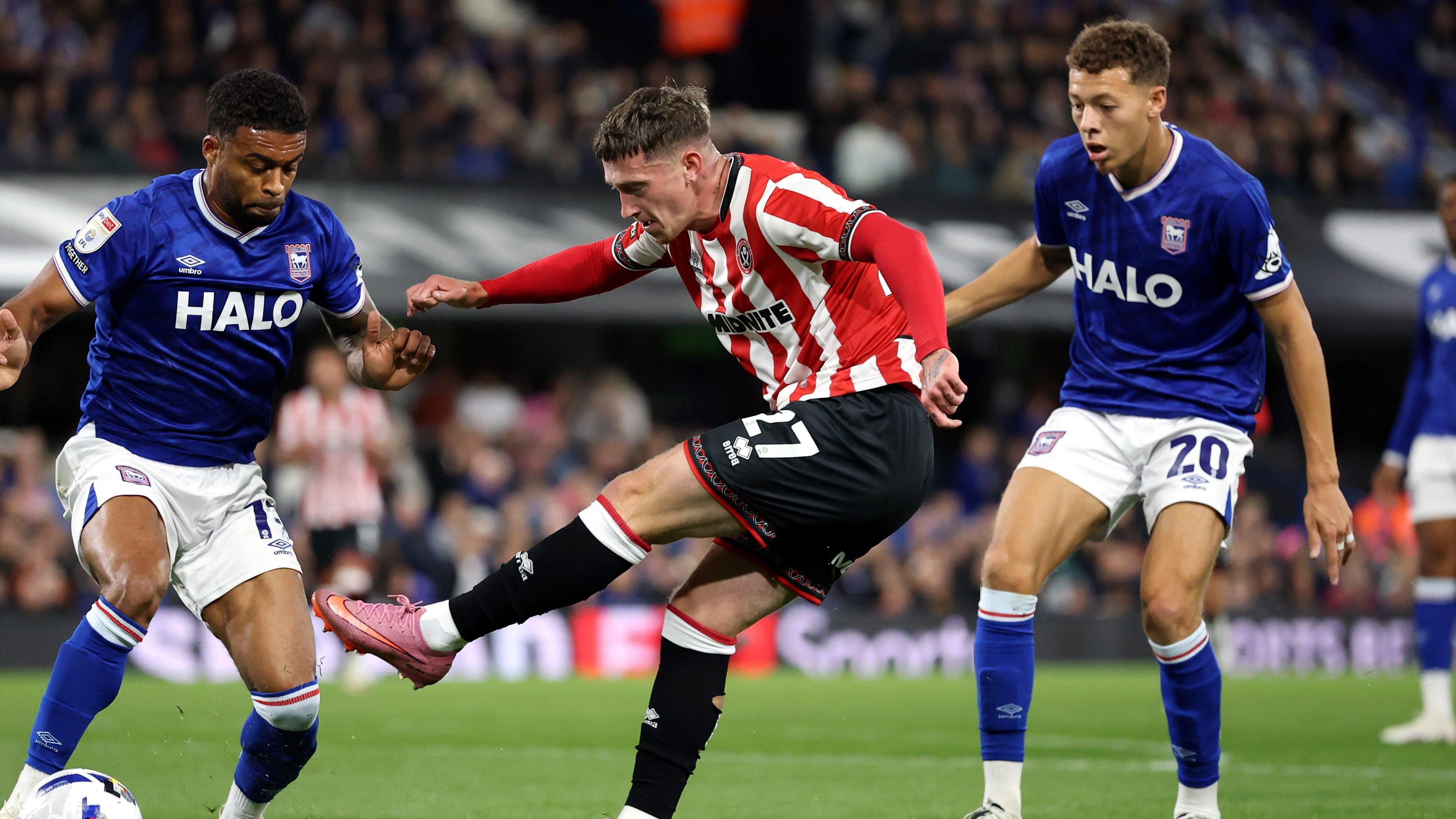 Aston Villa: Stoke lead the race for Louie Barry - BBC Sport