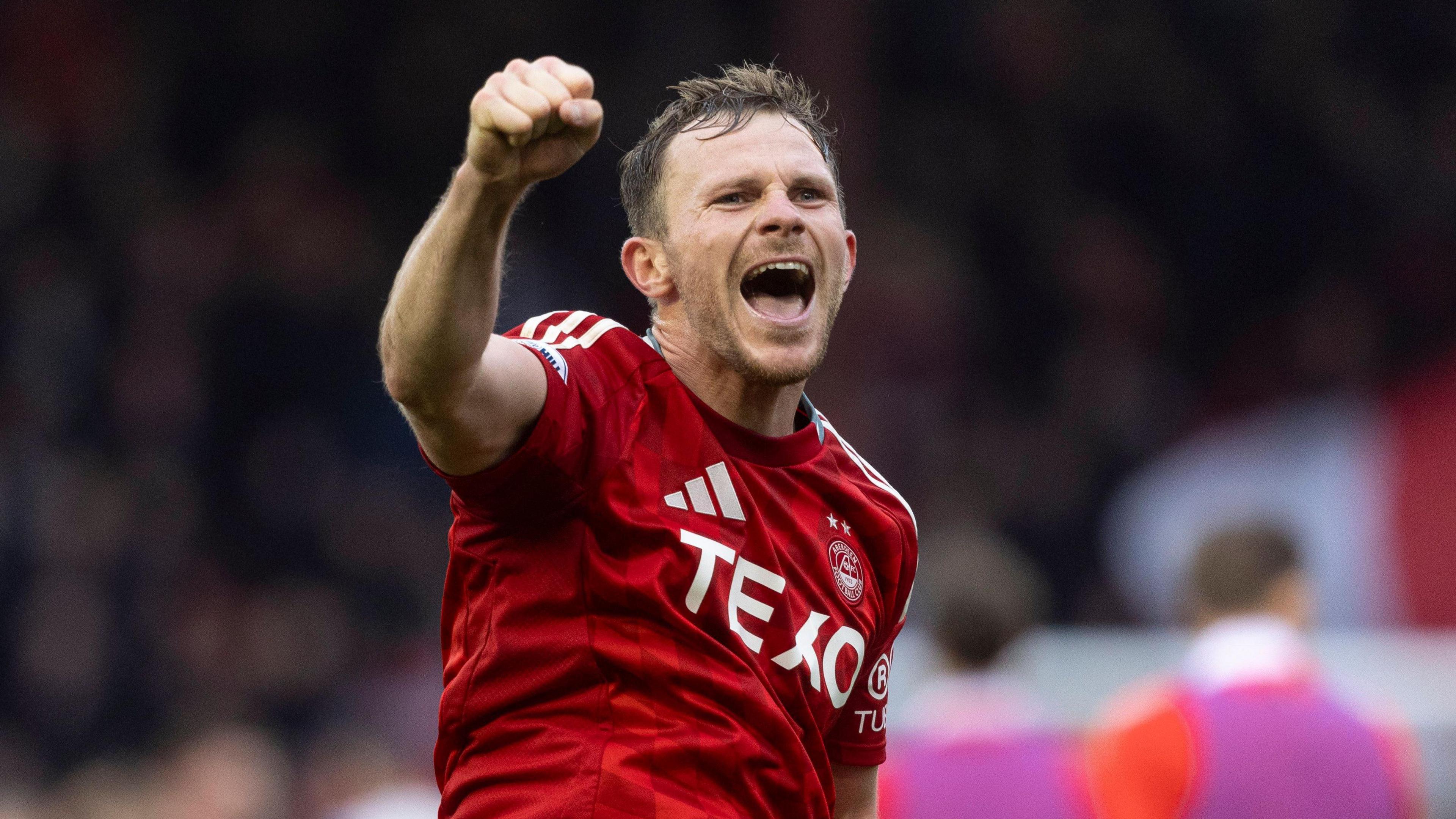 Nicky Devlin signs new deal with Aberdeen until 2027 - BBC Sport