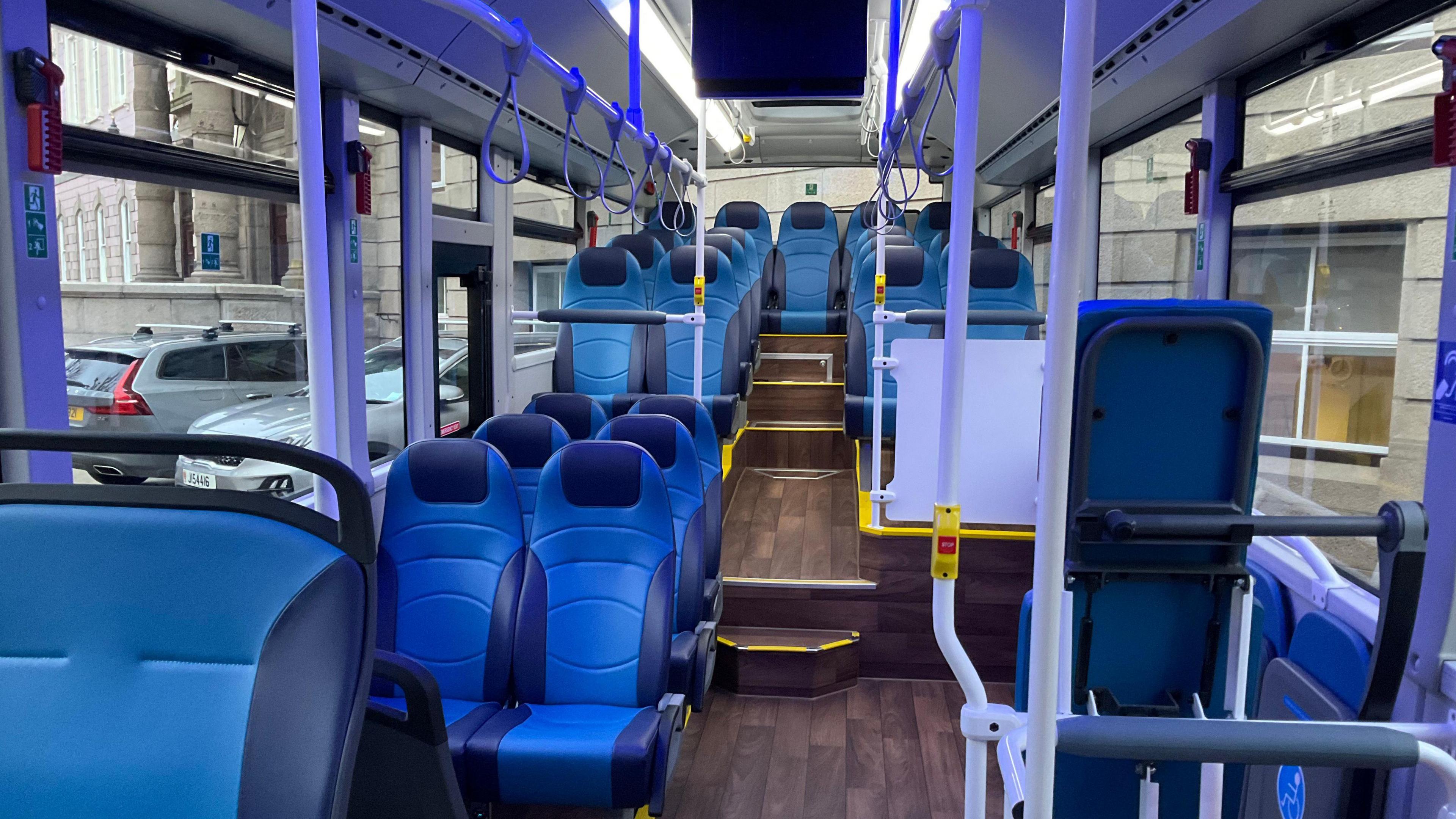 Jersey's new accessible buses design welcomed by islanders - BBC News