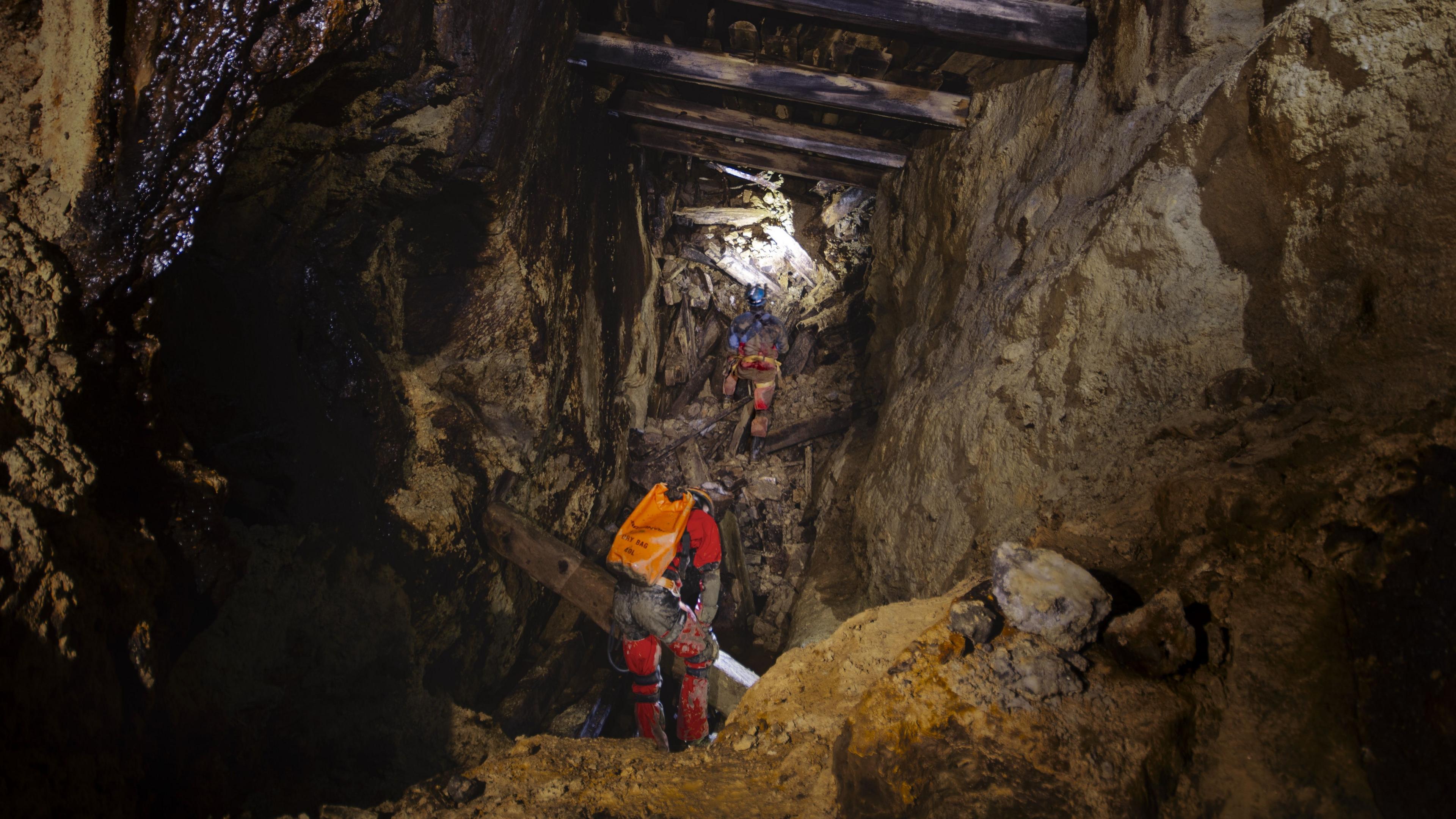Documentary about Cornwall mine explorers set for national tour - BBC News