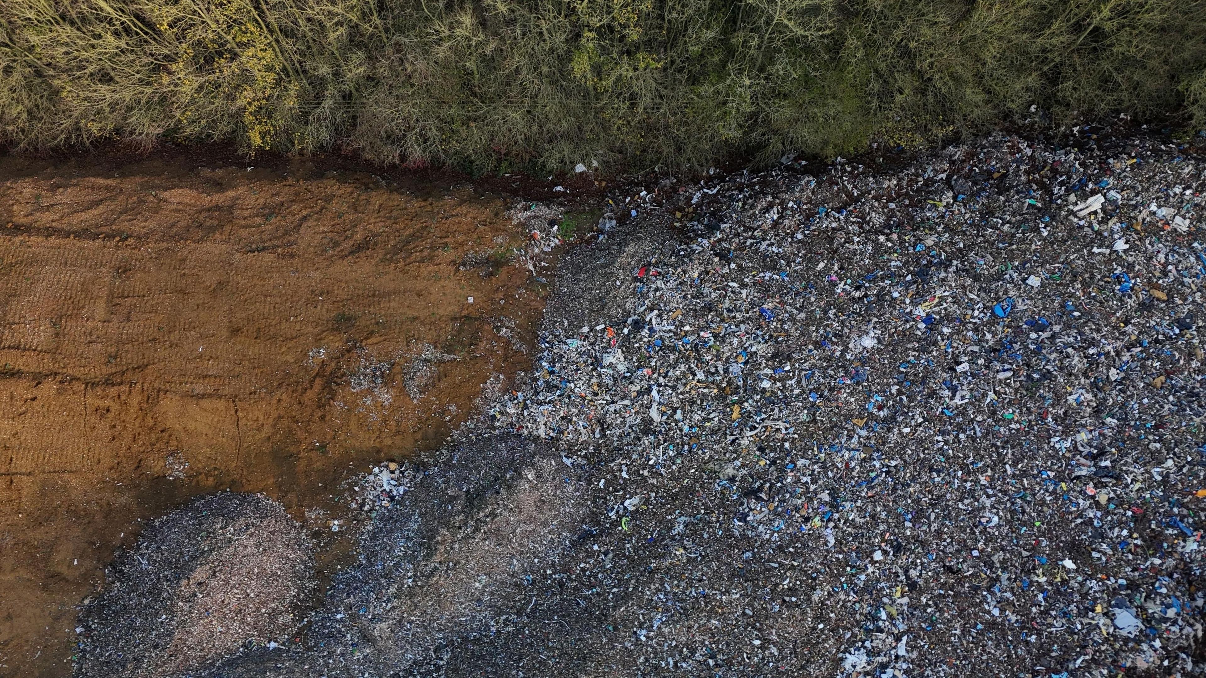 Kidlington waste mountain clearance 'to start in February' - BBC News