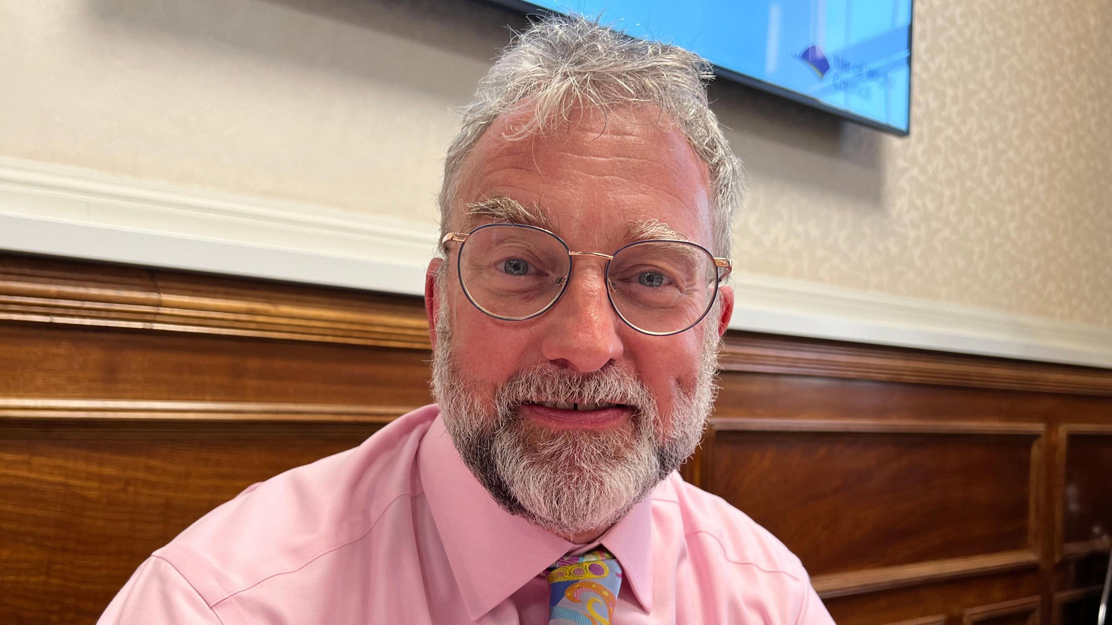 Former Isle of Wight Council leader wins second term in post - BBC News