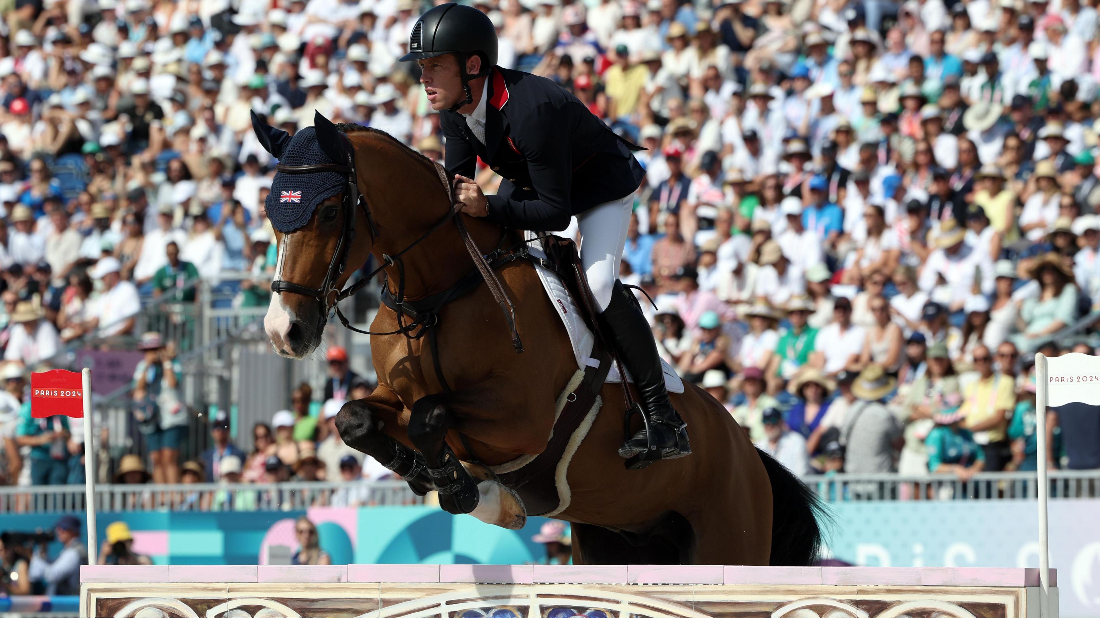 Olympic equestrian: Ben Maher and Scott Brash miss out on showjumping medals - BBC Sport