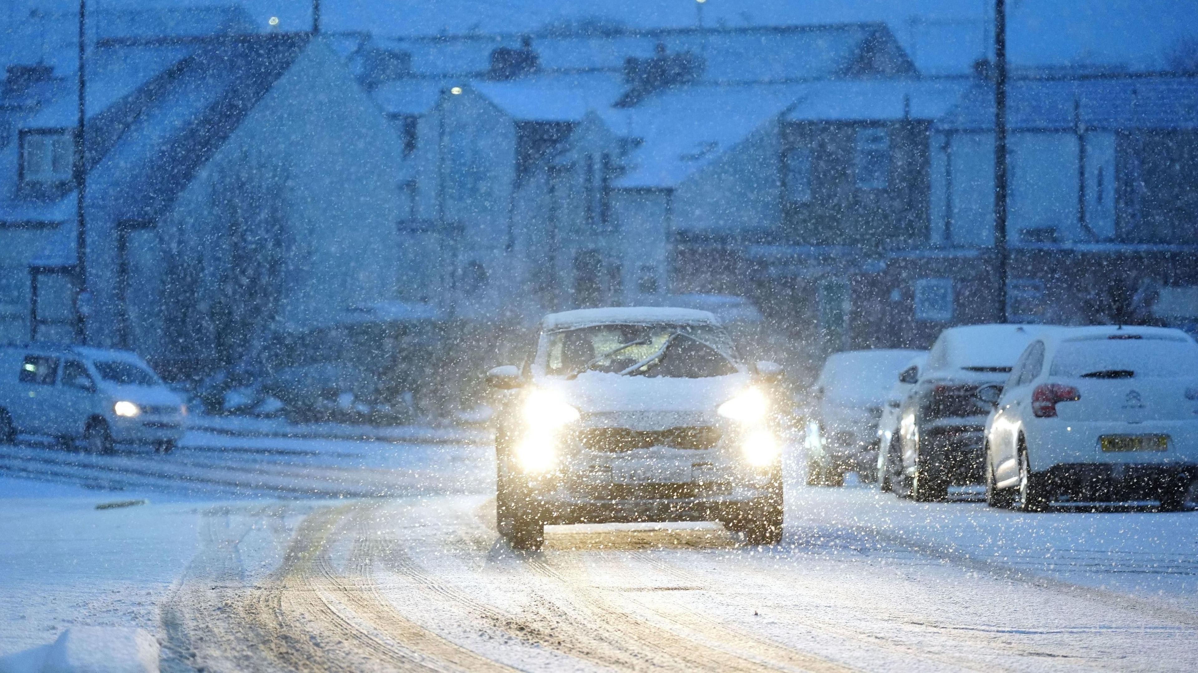 UK weather: Amber warning for snow as freezing cold snap continues ...