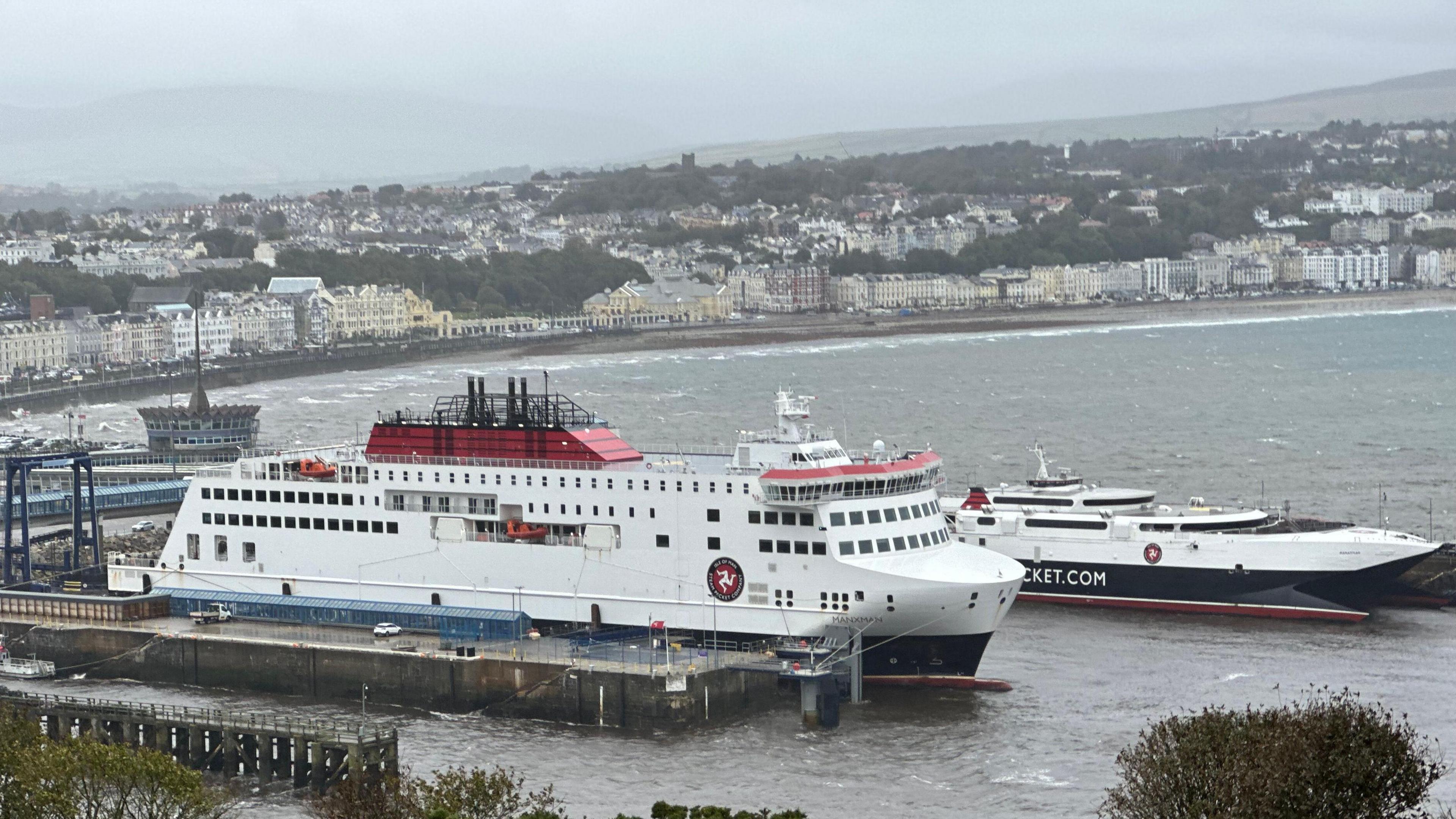 Isle of Man ferries and flights cancelled due to severe gales - BBC News