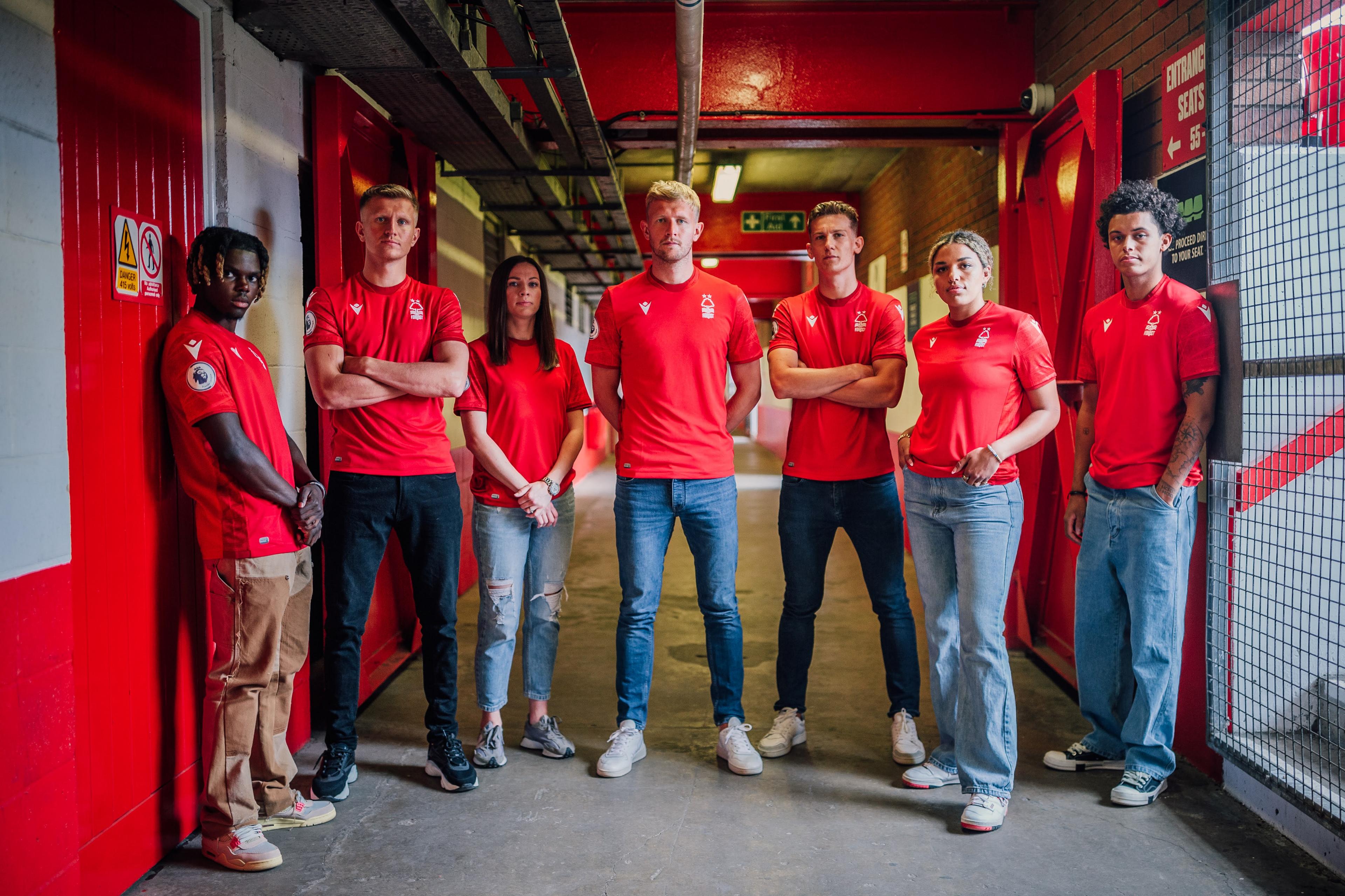 Nottm Forest unveil new home kit for 2022-23 - BBC Sport