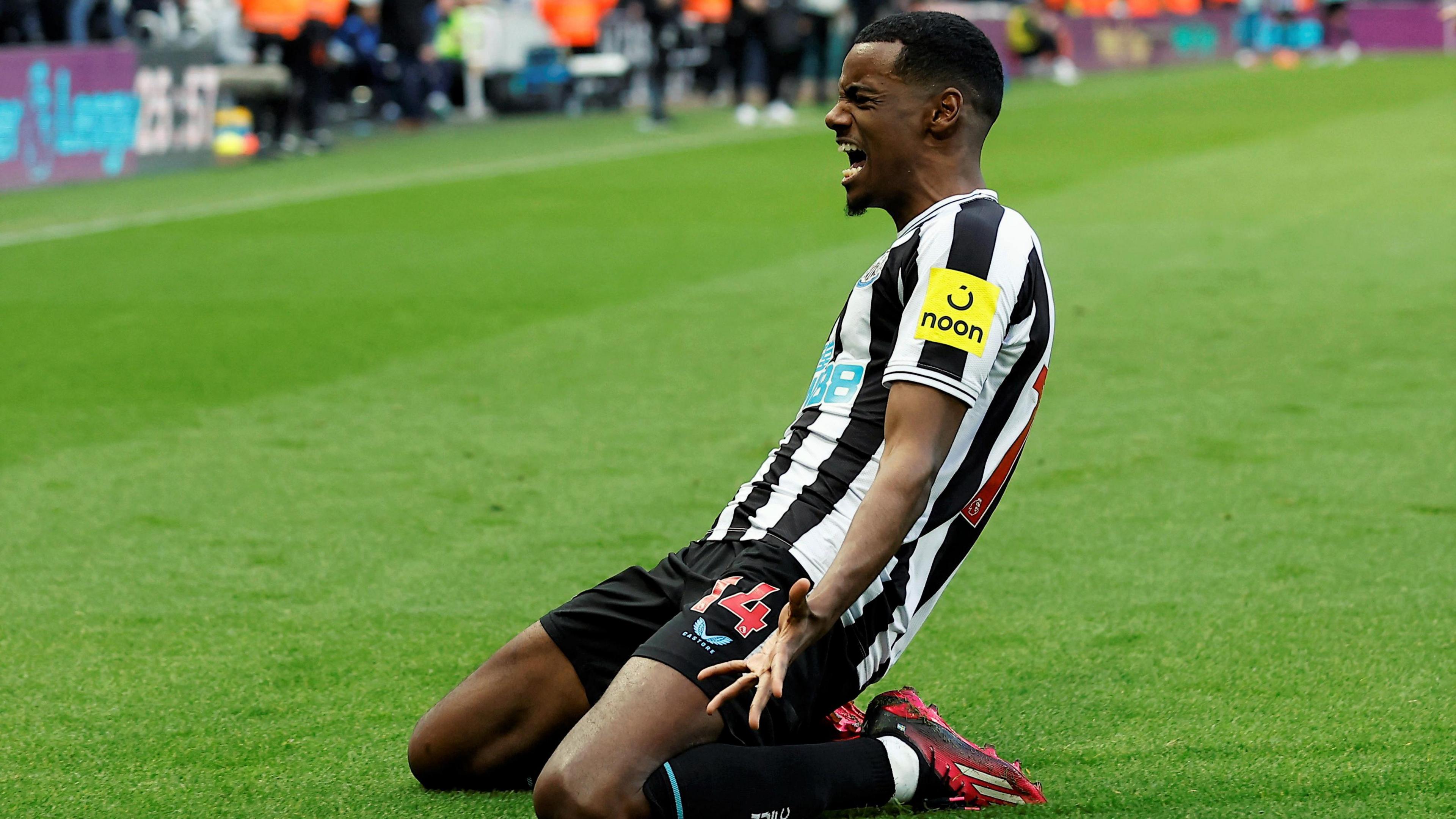 Alexander Isak: Eddie Howe excited for Newcastle United striker - BBC Sport