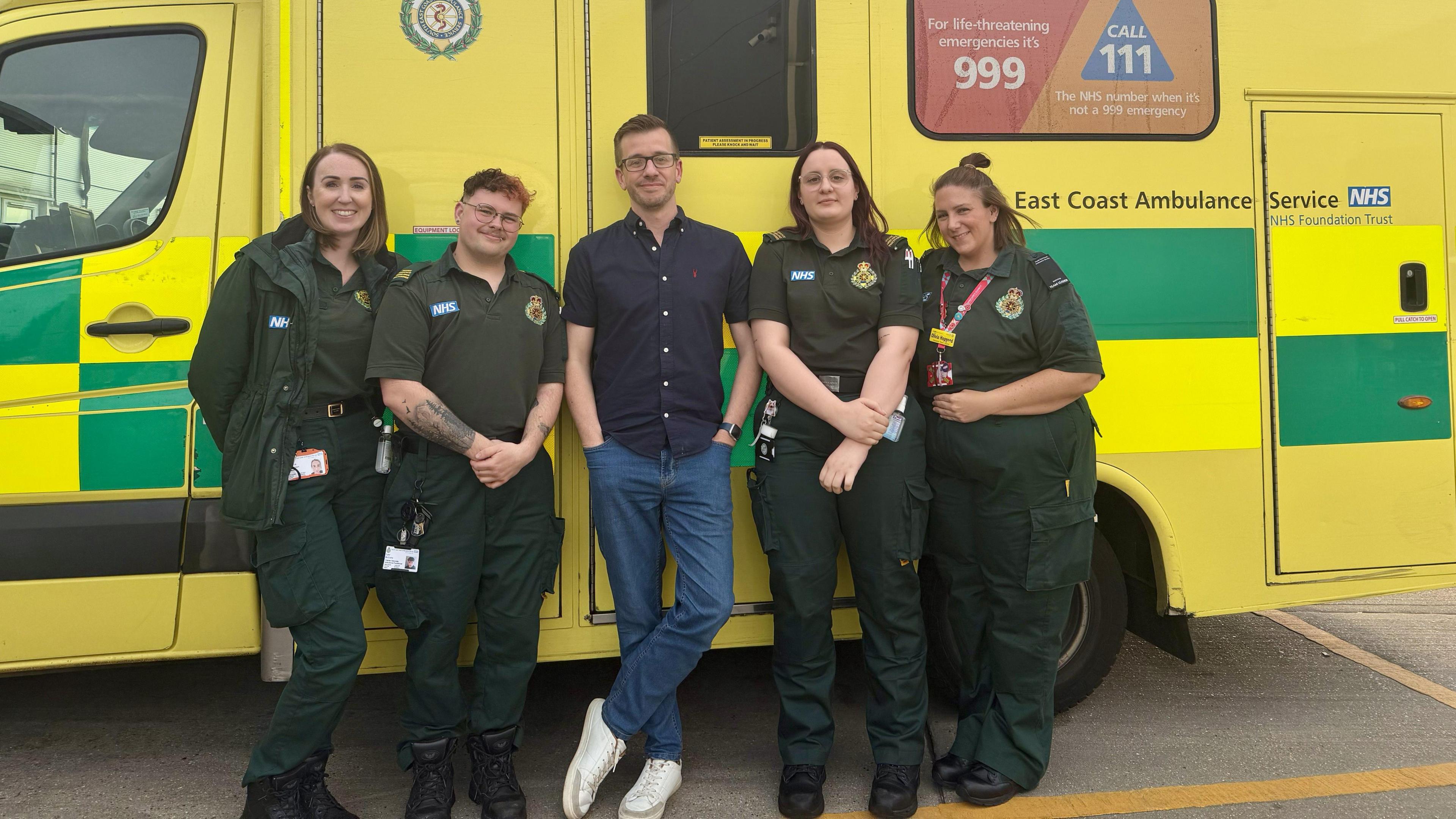 First aid trainer thanks Secamb paramedics after heart attack - BBC News
