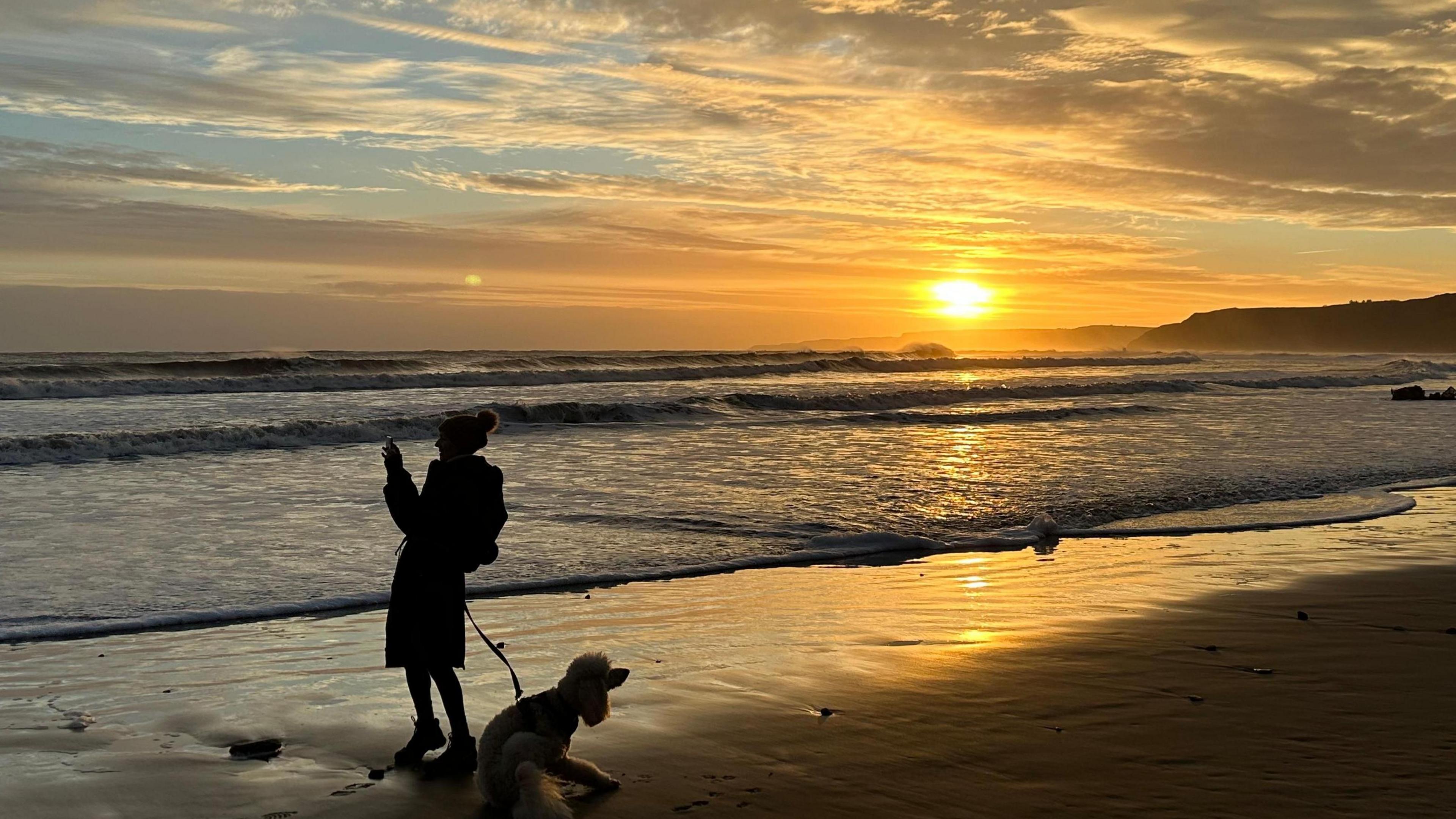 UK sunrise: Your pictures of beautiful skies - BBC Weather
