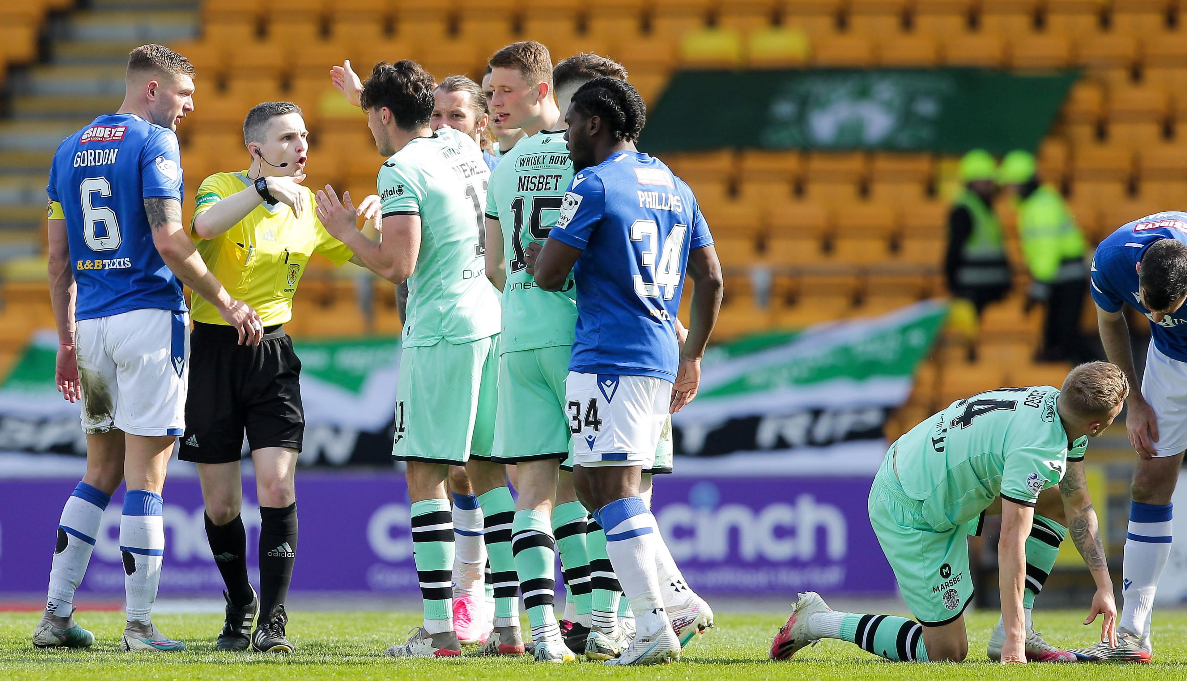 Analysis - Hibs roll up their sleeves in Perth - BBC Sport