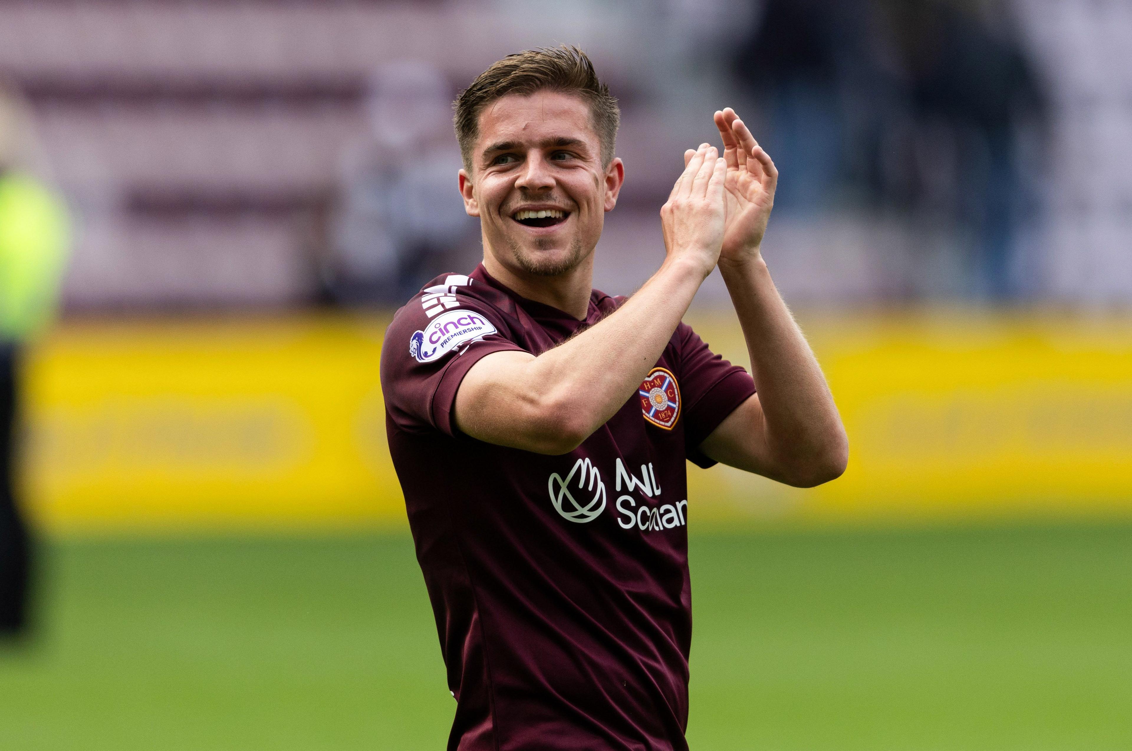 Hearts extend Devlin contract - BBC Sport