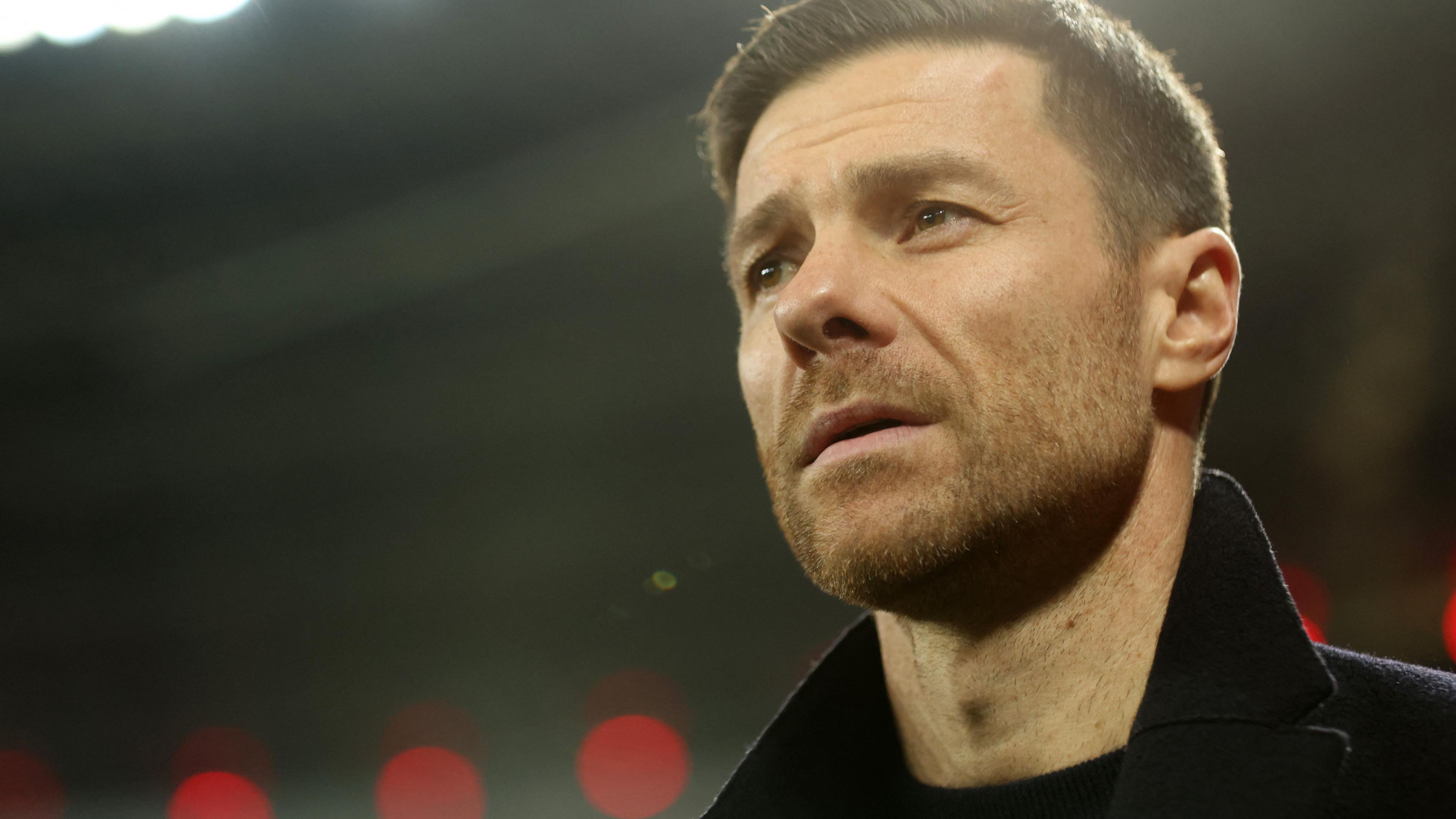 Liverpool: Jamie Carragher on Xabi Alonso and Jurgen Klopp - BBC Sport