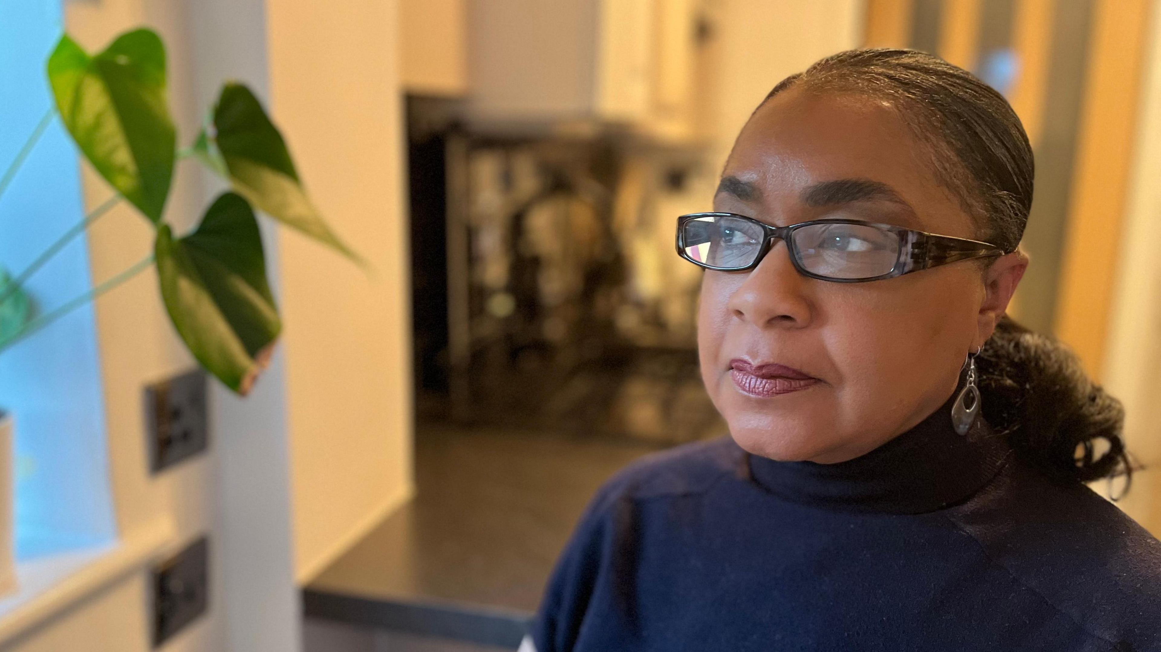 Anger at 'insulting' defunct funeral firm Safe Hands refunds - BBC News