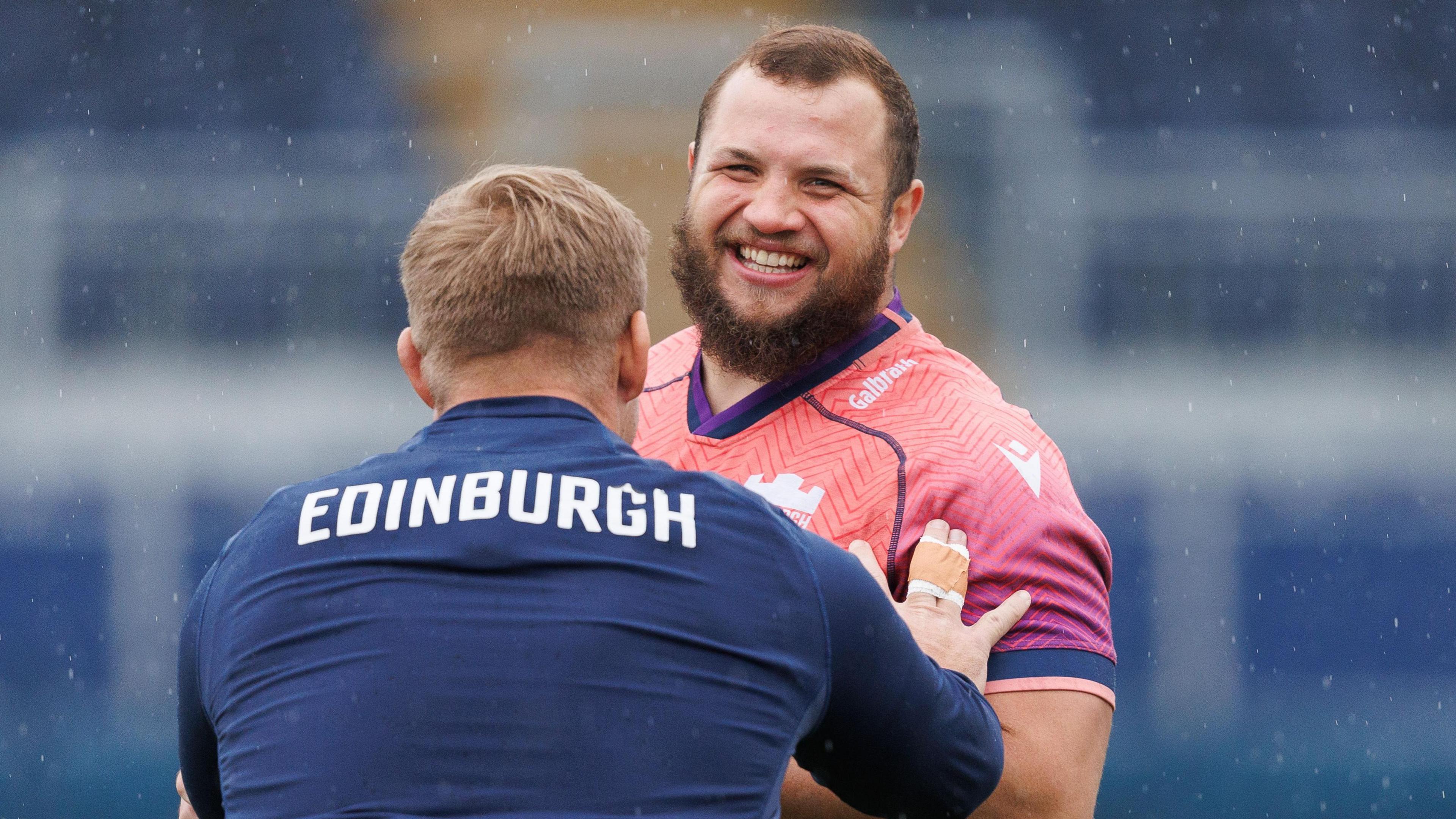 Milestone for Grant Gilchrist as Pierre Schoeman returns - BBC Sport