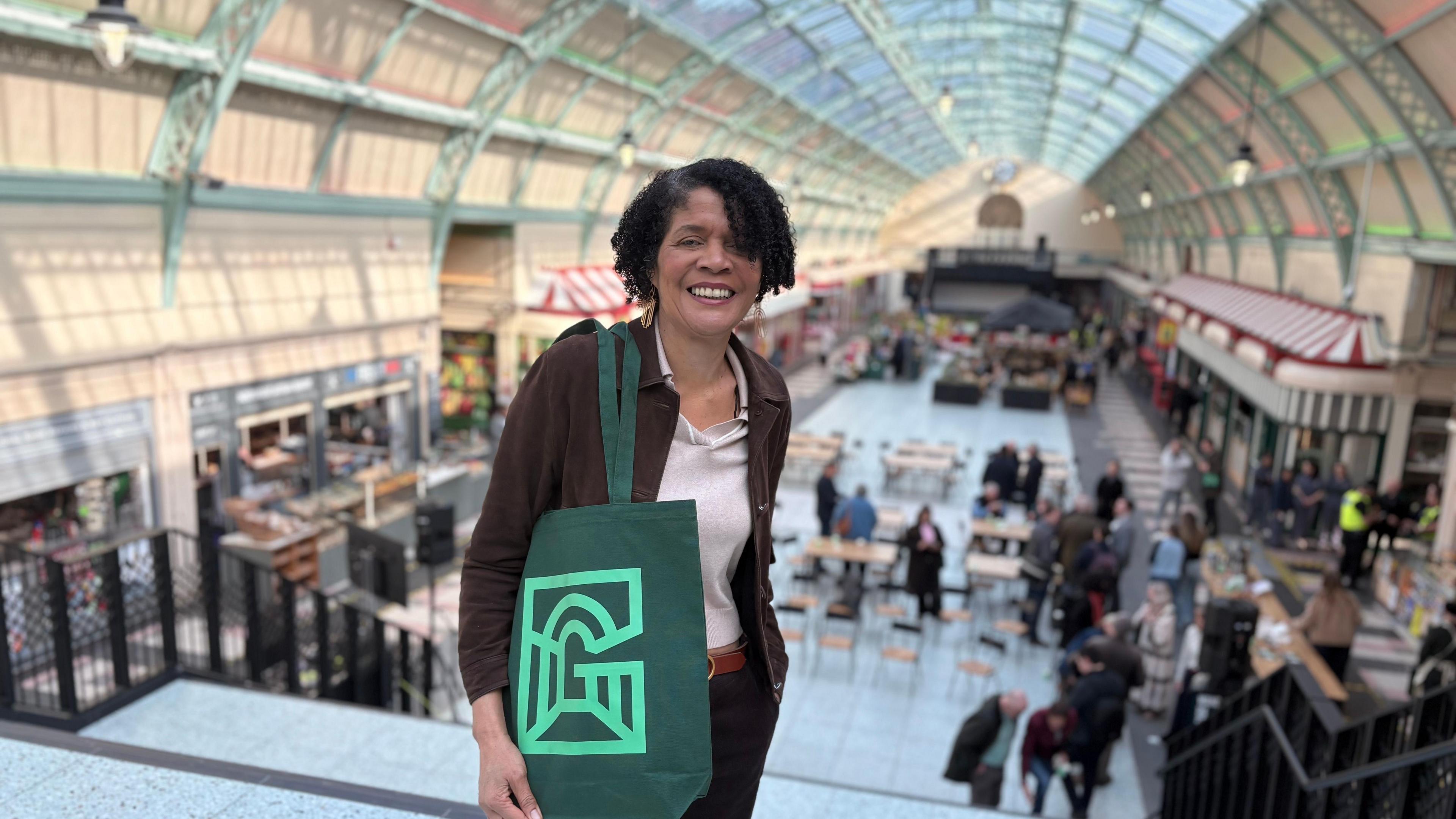Take a look inside Newcastle's revamped Grainger Market - BBC News