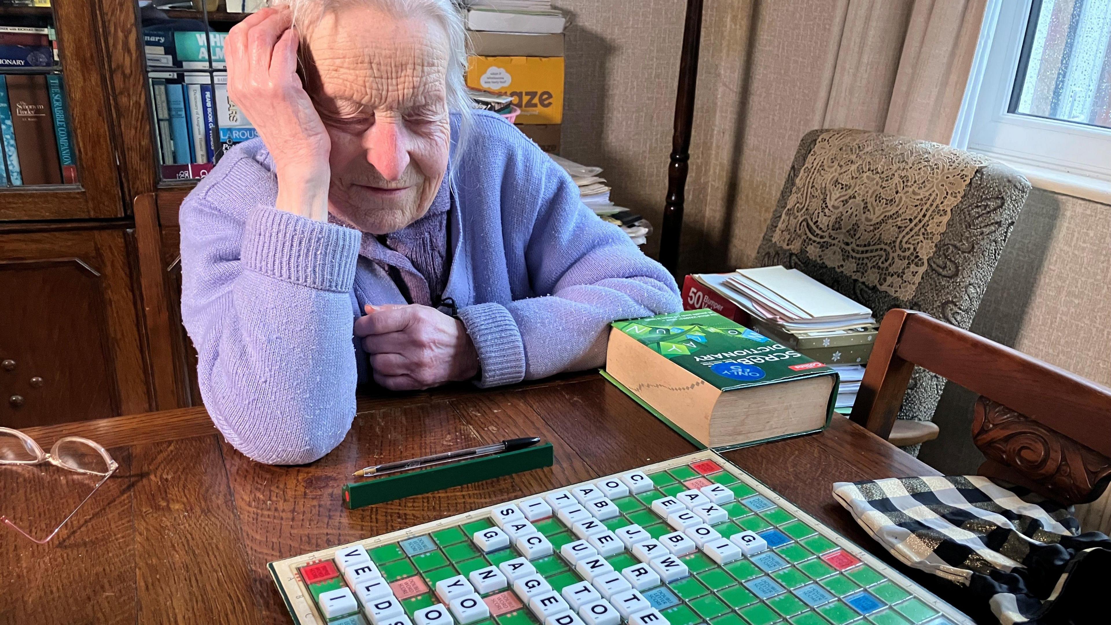 'Boring career' motivated Scrabble winner from Exeter to play - BBC News