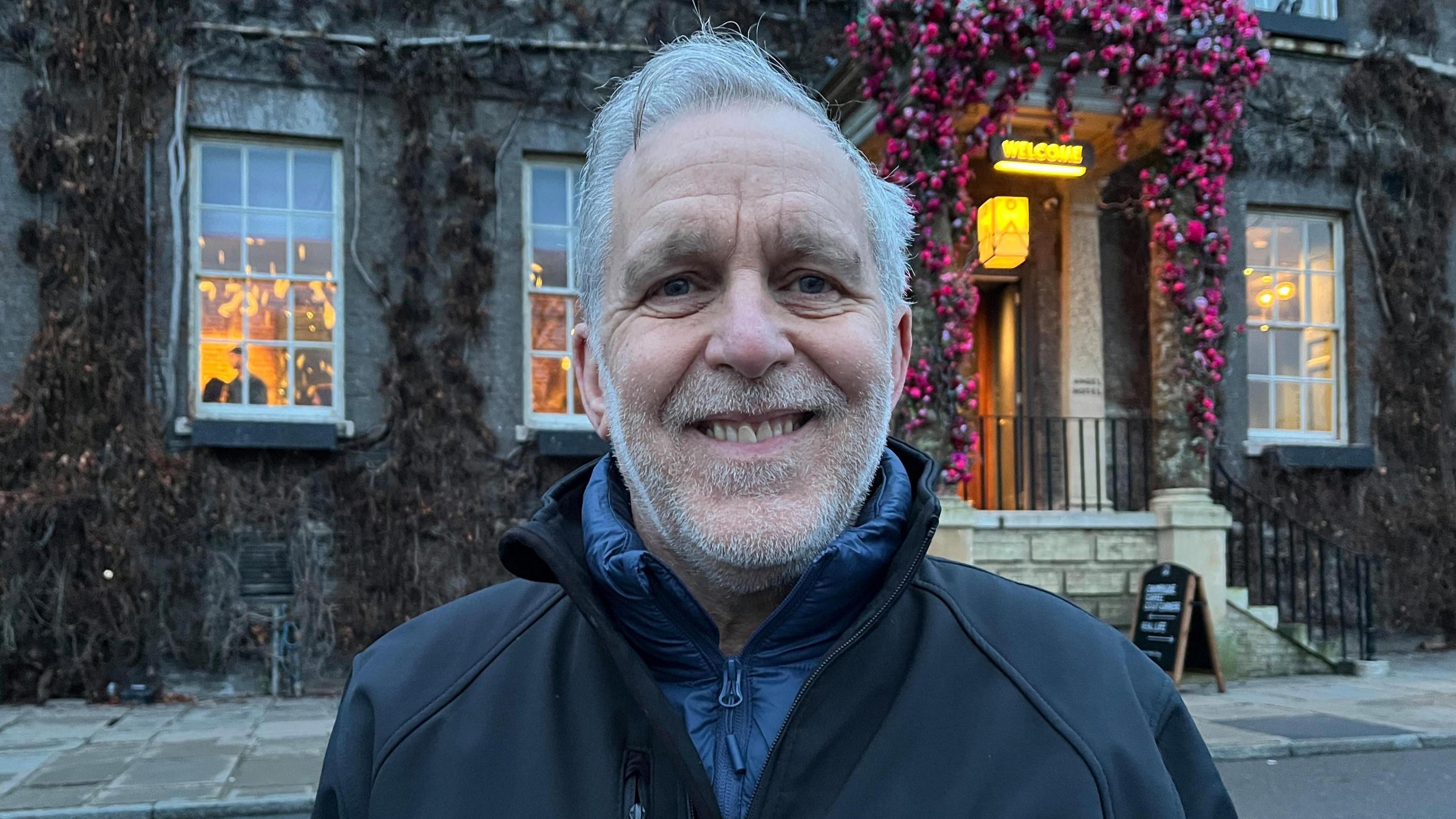 Bury St Edmunds revels in tourism economy record-breaking high - BBC News