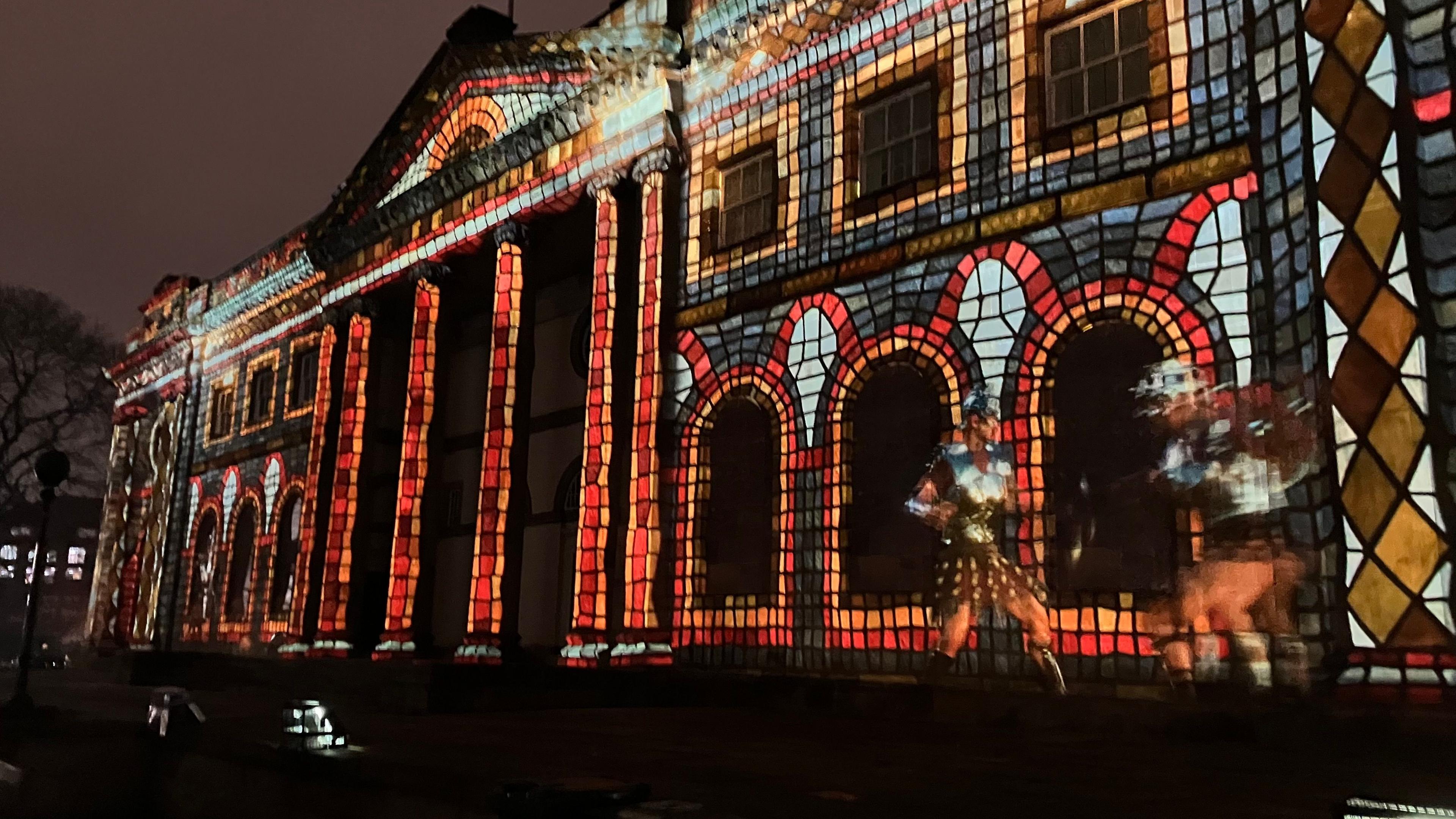 York landmarks illuminated for Colour and Light show - BBC News