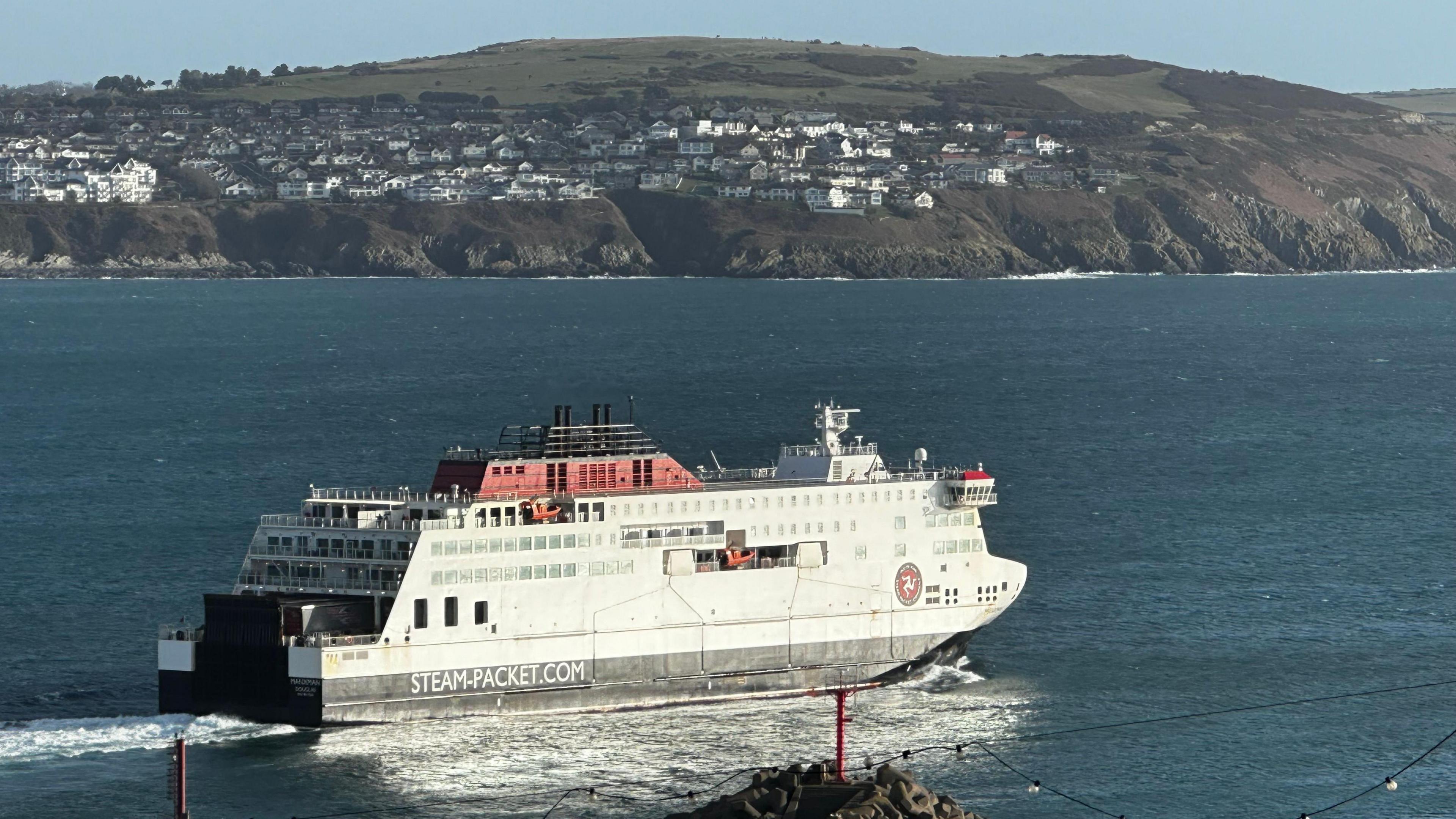 Four Isle of Man ferry sailings cancelled due to severe gales - BBC News
