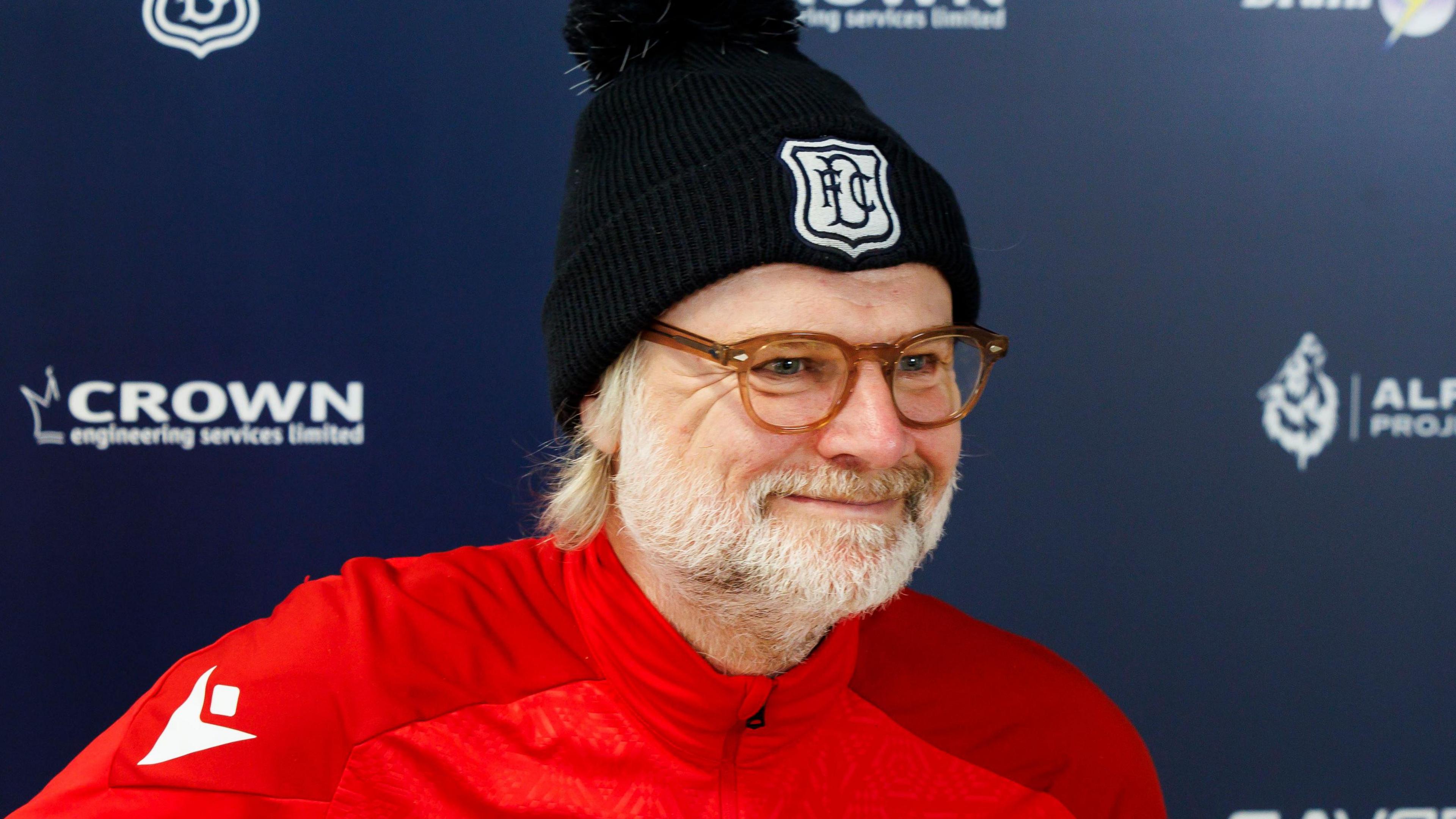 Pressley hopes 'right Dundee turn up' against Rangers - BBC Sport