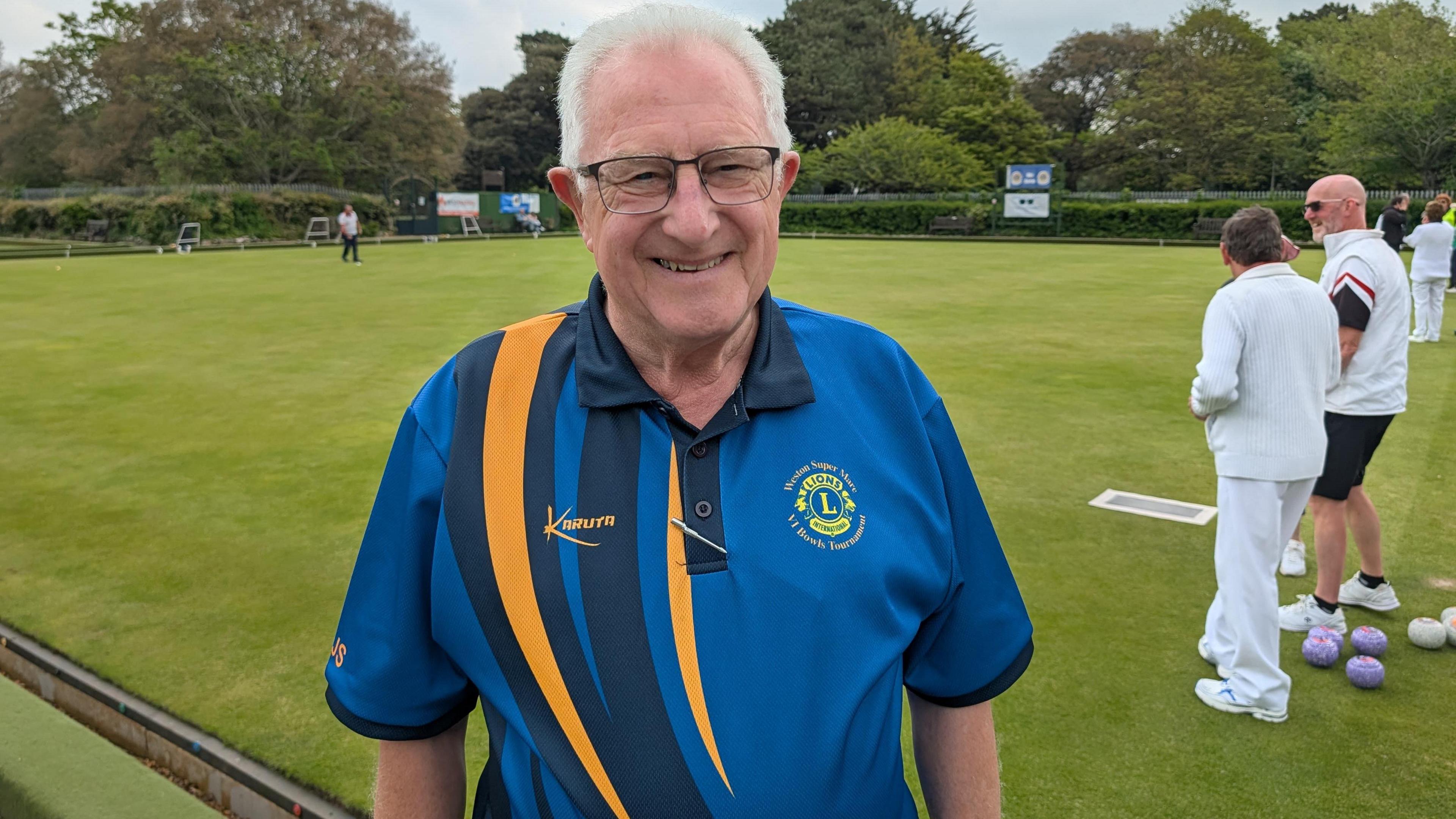 Visually impaired bowler says the sport saved his life - BBC News