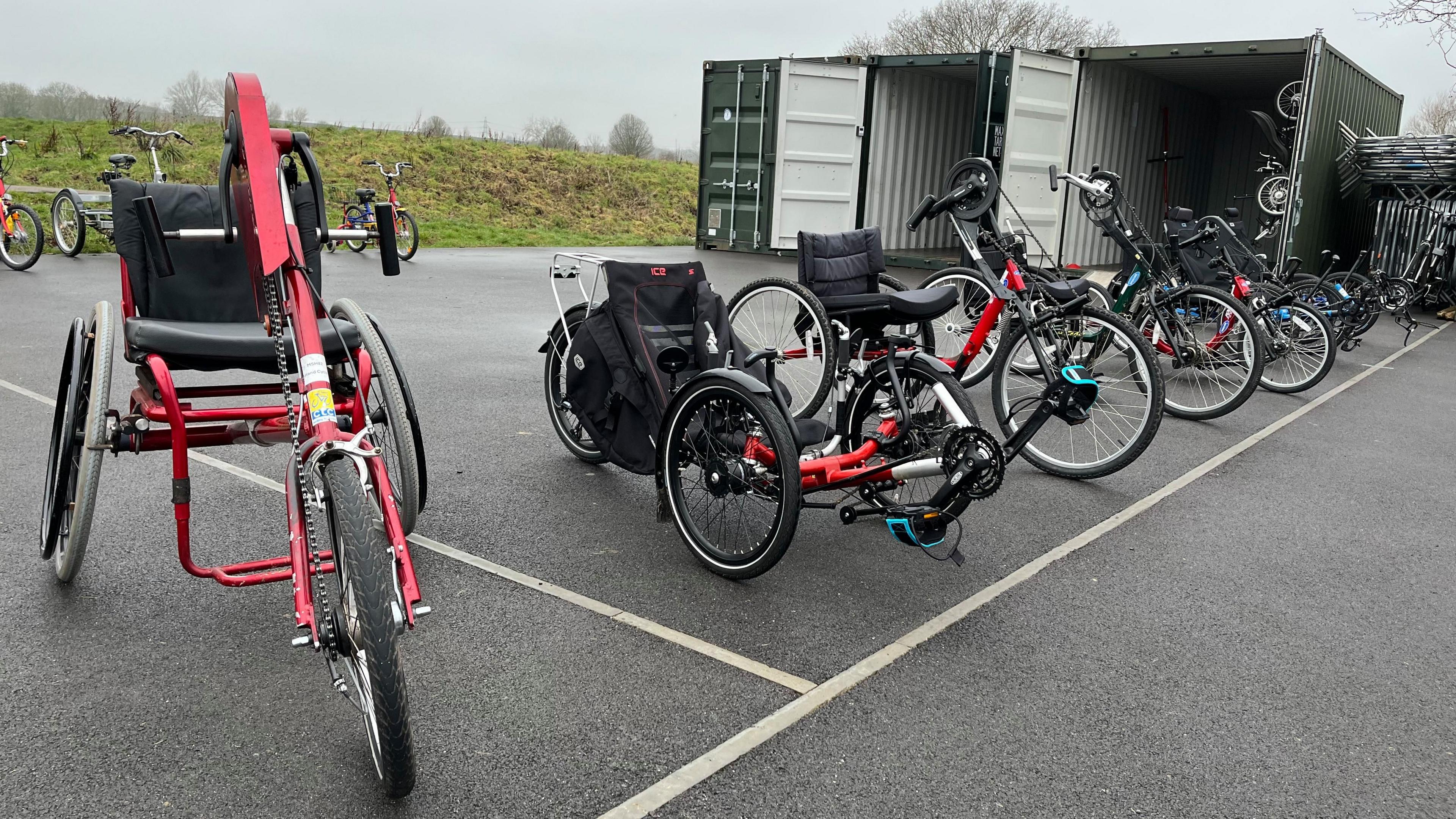 Swindon sports hub gets more disabled and young people cycling - BBC News