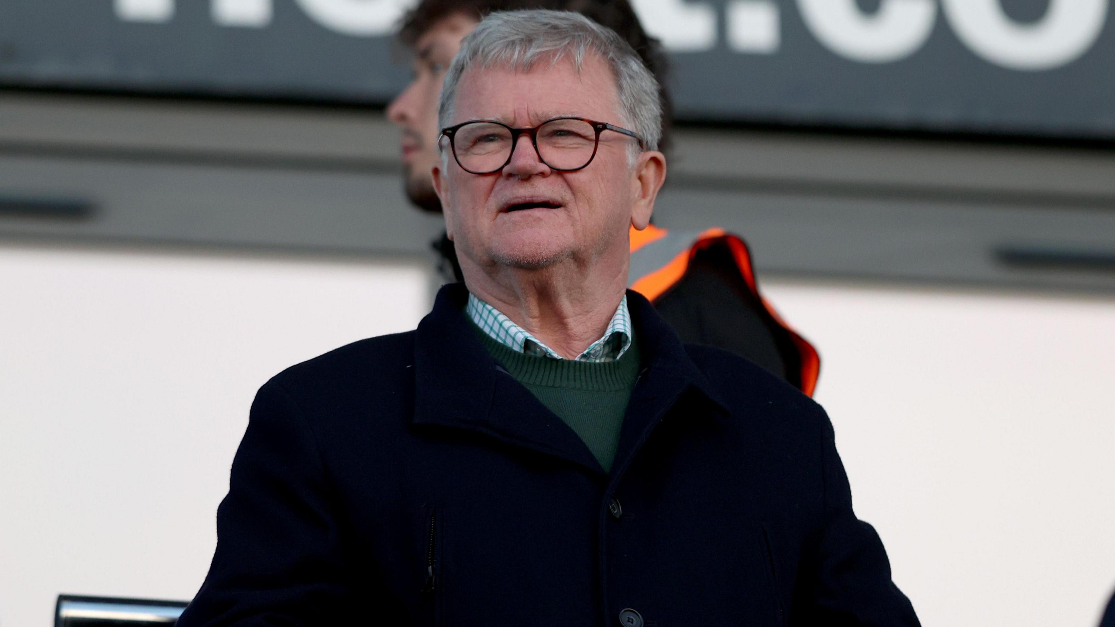 Tom Cleverley: Plymouth Argyle owner Simon Hallett backs head coach ...