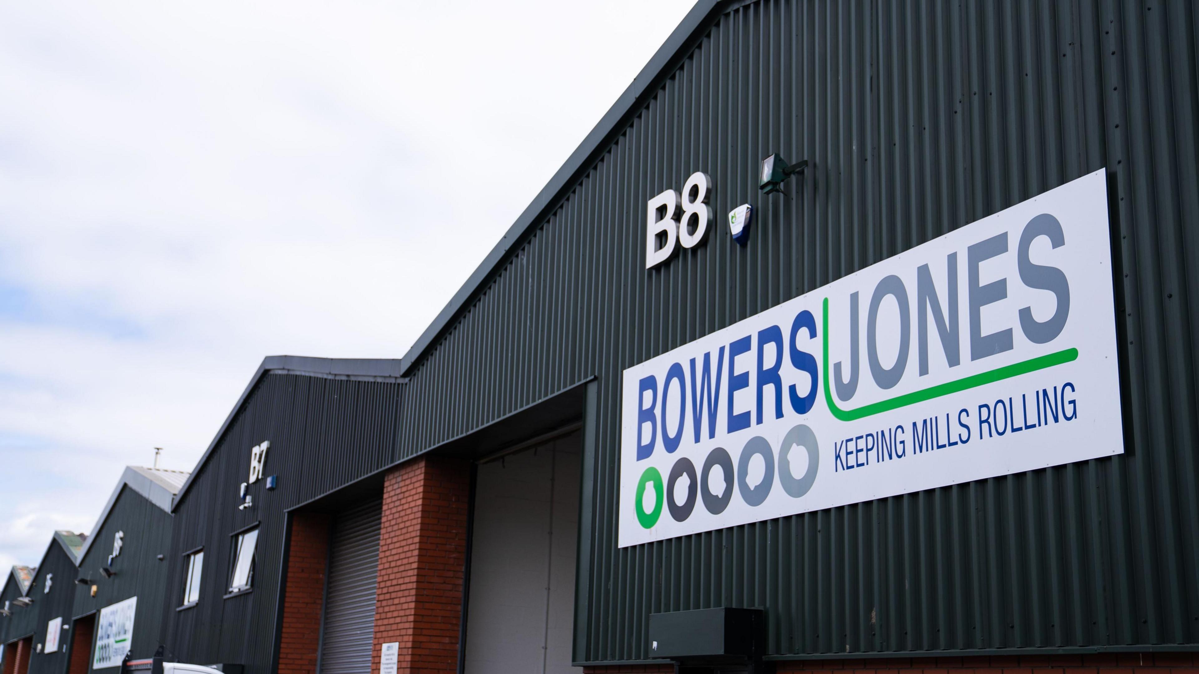 Bilston company pulls out of US deal over tariff concerns - BBC News