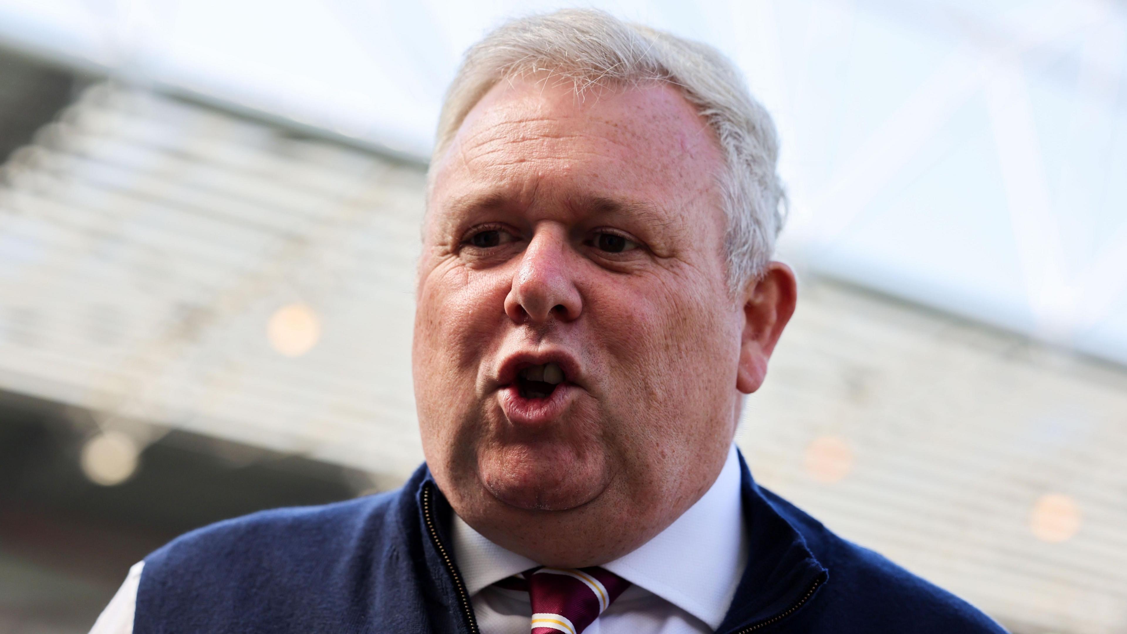 Hearts CEO Andrew McKinlay dismisses Rangers links - BBC Sport