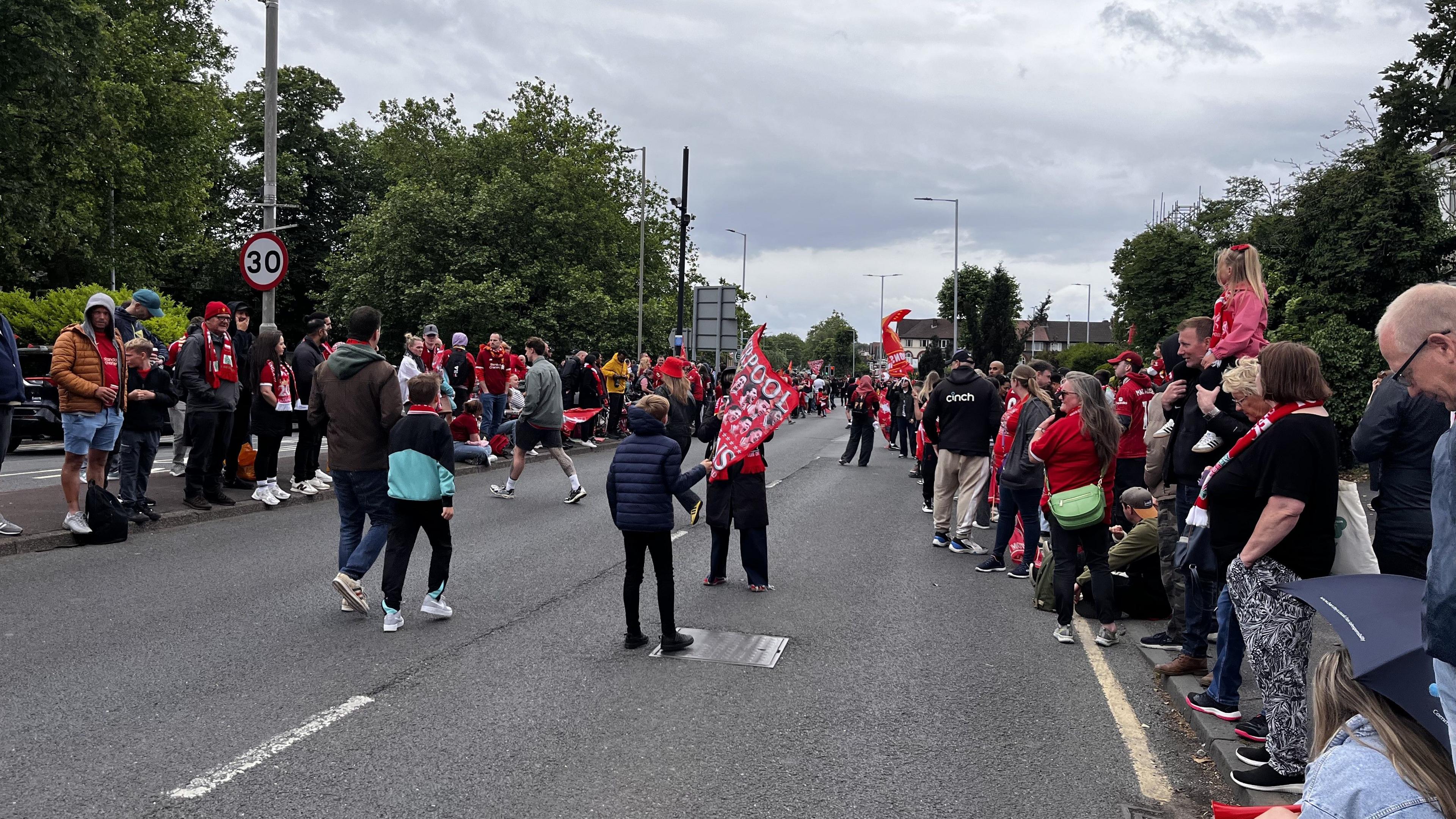Liverpool news: Liverpool set to parade Premier League trophy - BBC Sport