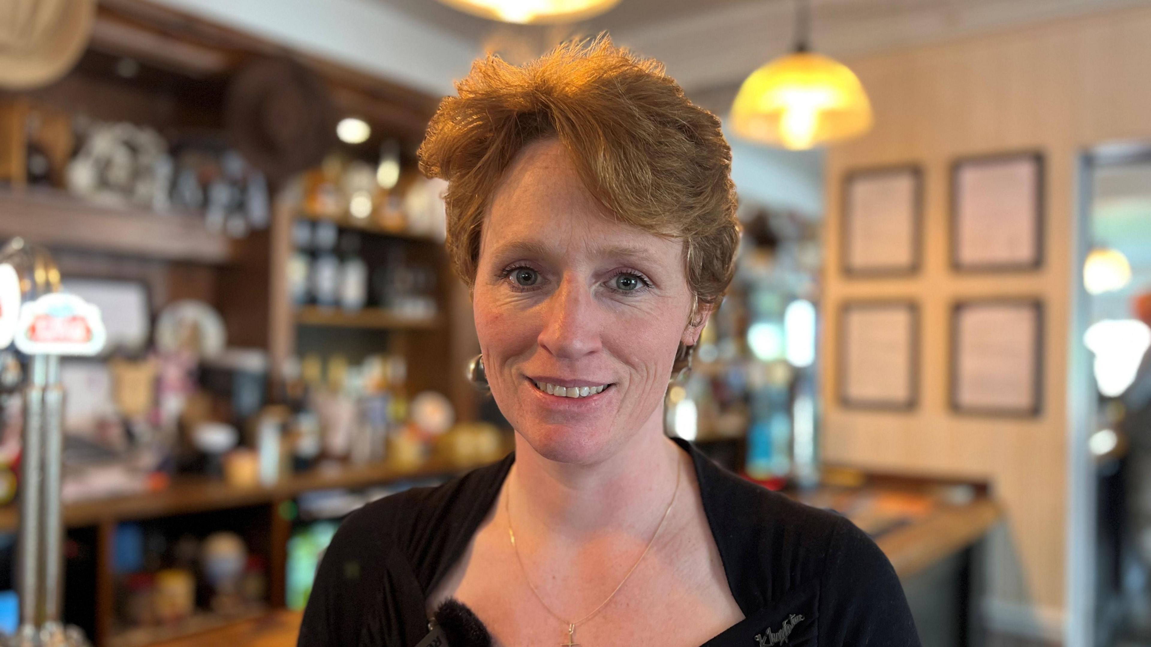 'Sadness and joy' as Newbury pop-up cafe founder steps down - BBC News