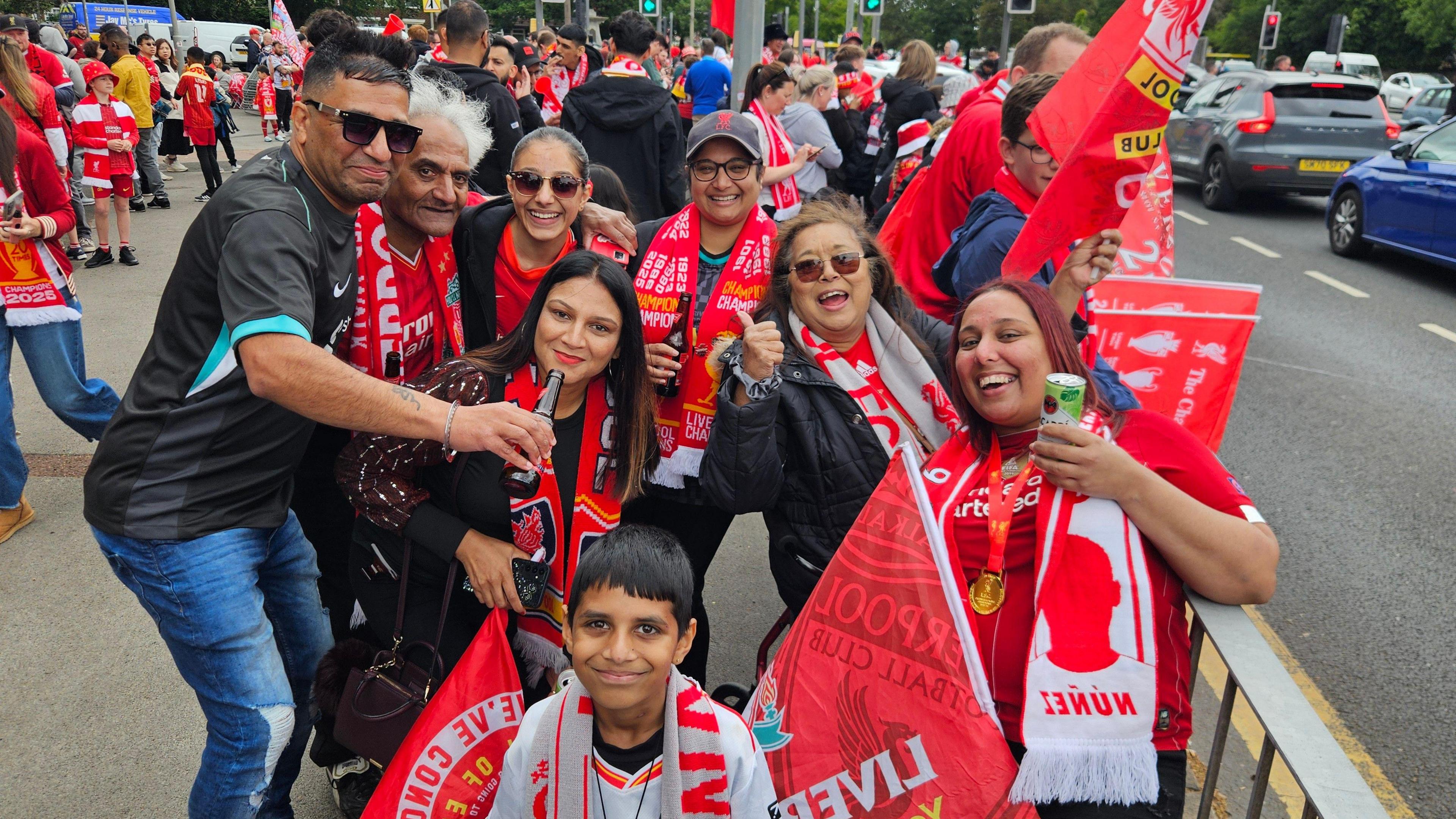 Liverpool news: Trophy parade moments - BBC Sport