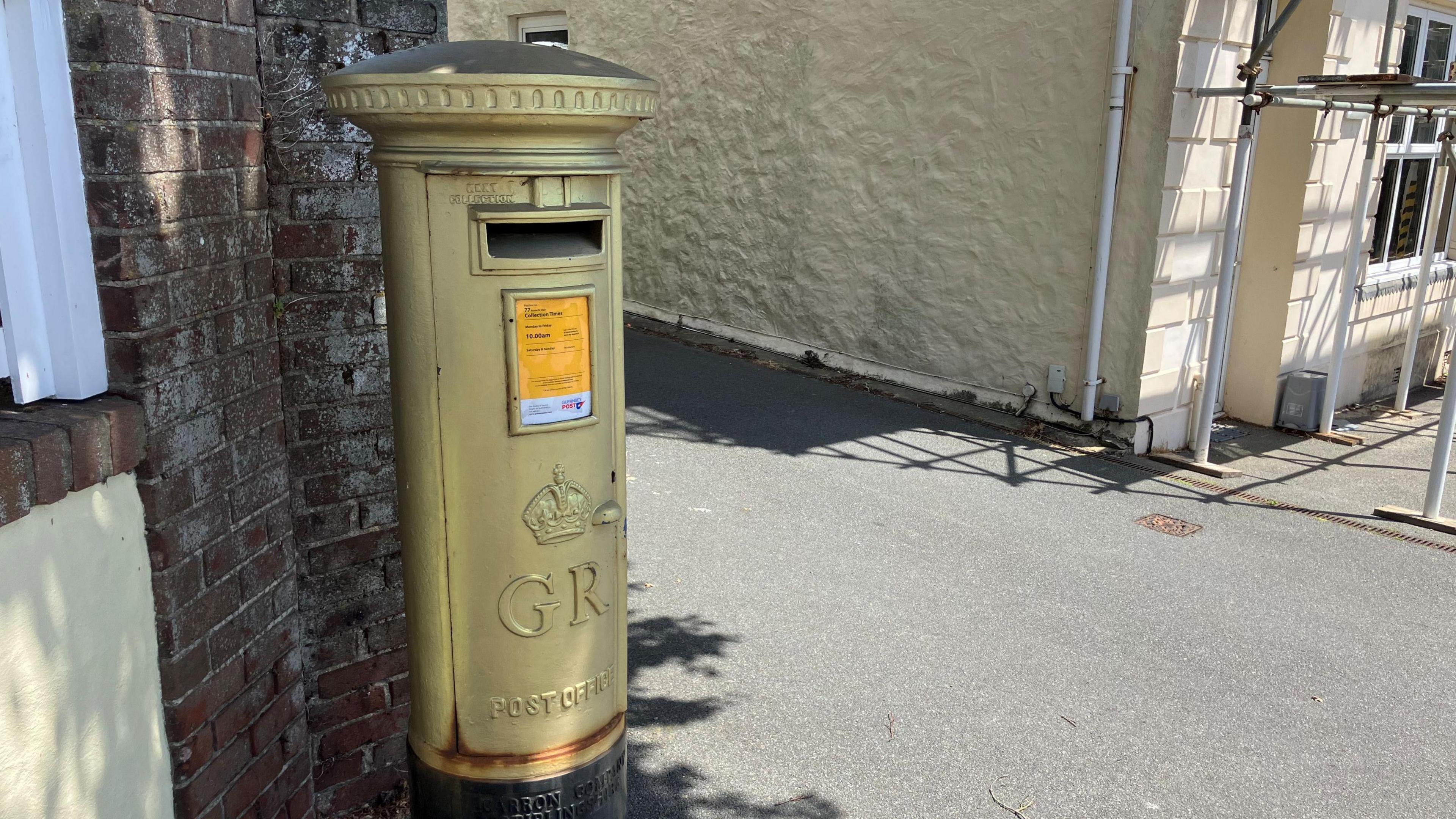 Post box history featured on Guernsey stamps - BBC News