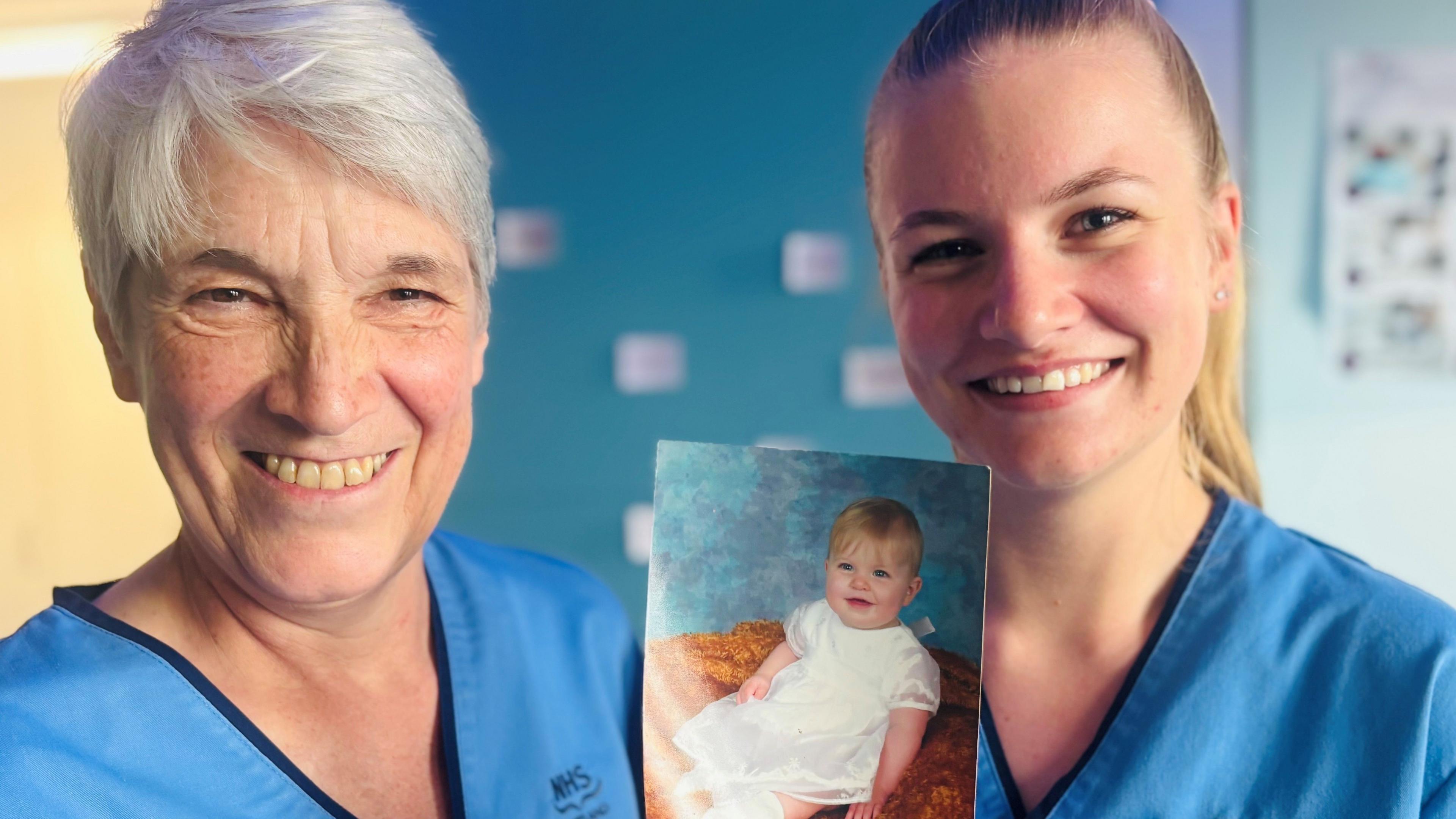 Mum lifts own baby from womb after joining operating theatre team - BBC ...