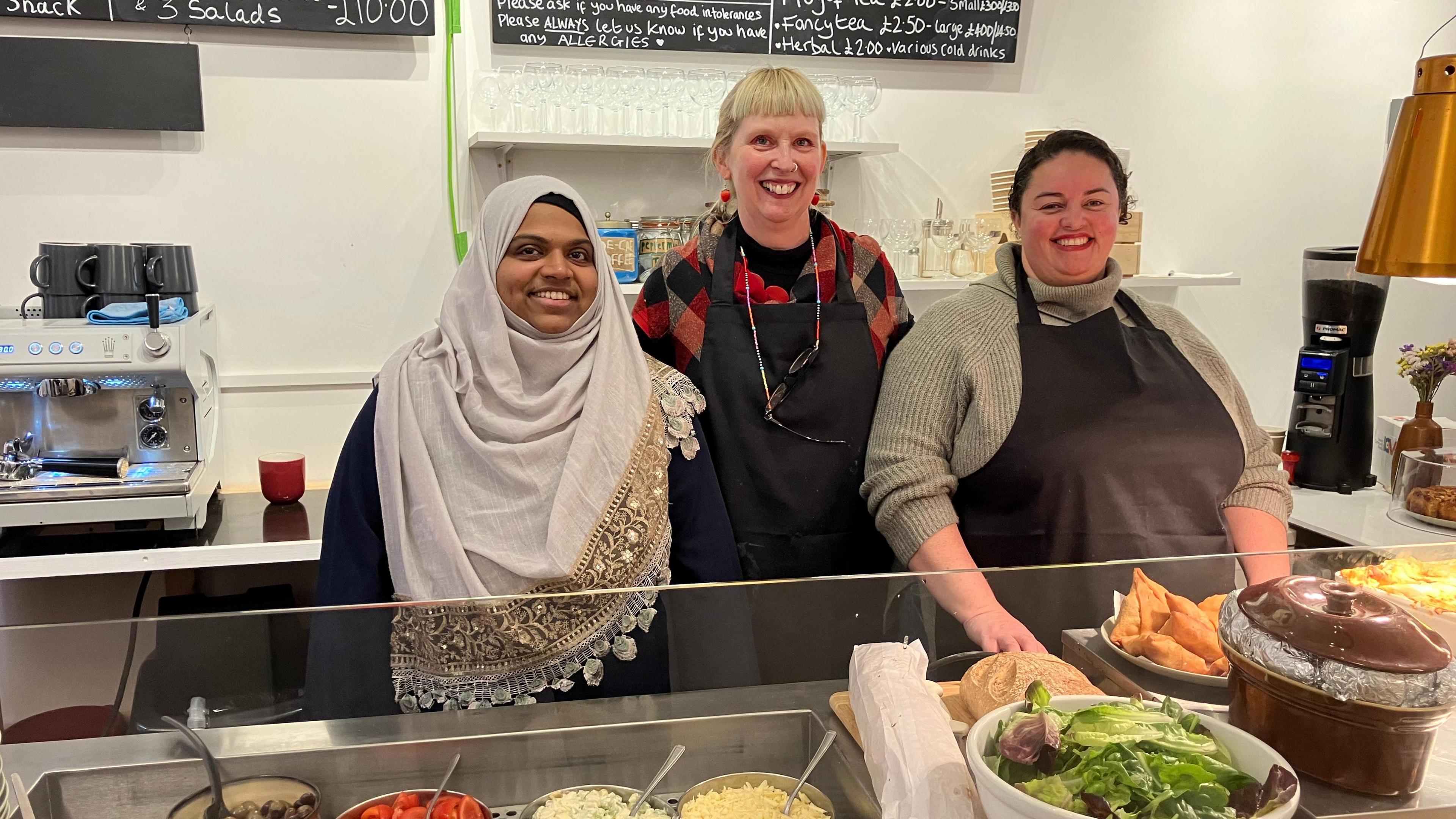 Ipswich Roots cafe shares community, culture and companionship - BBC News