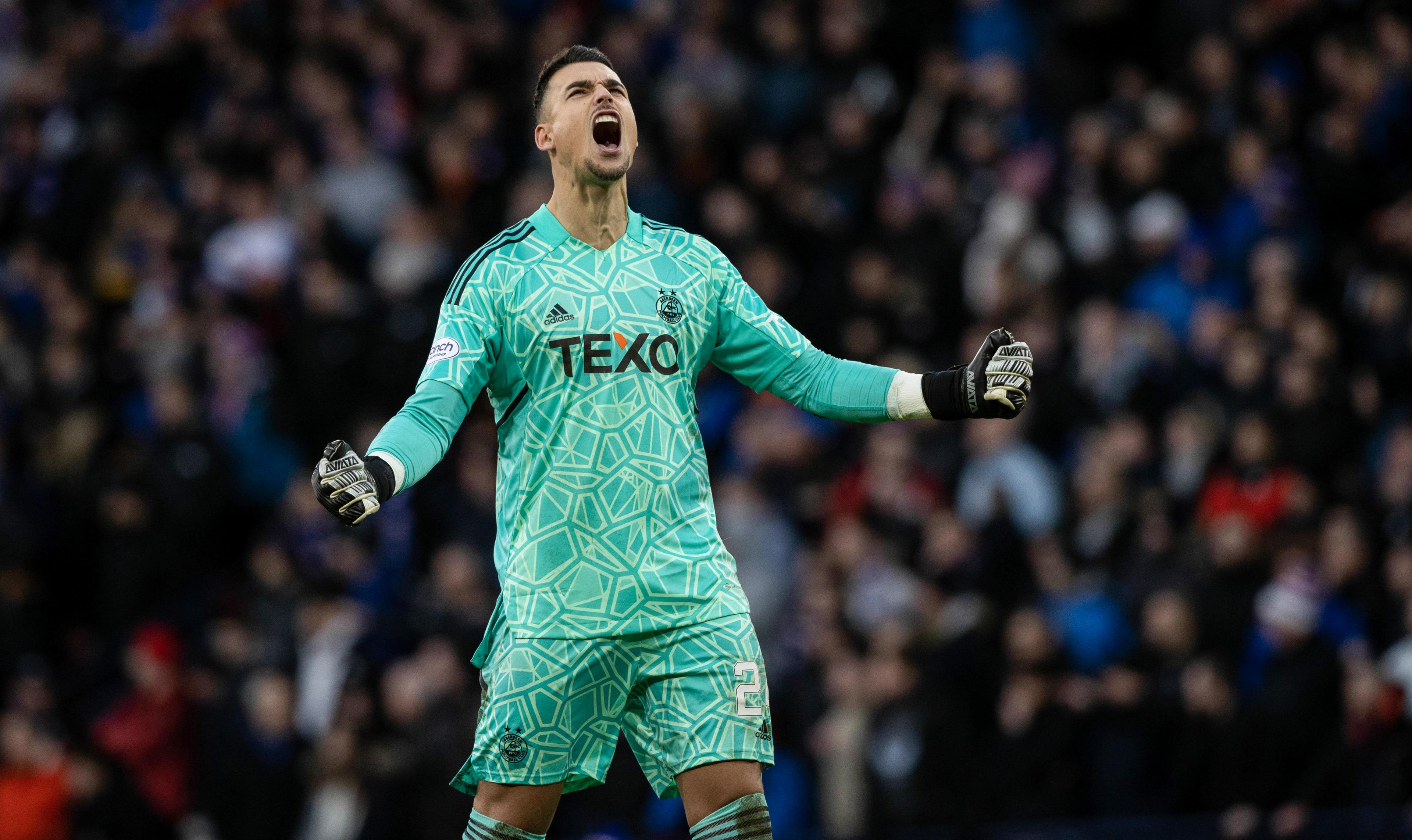'Brilliant to be back' - Roos - BBC Sport