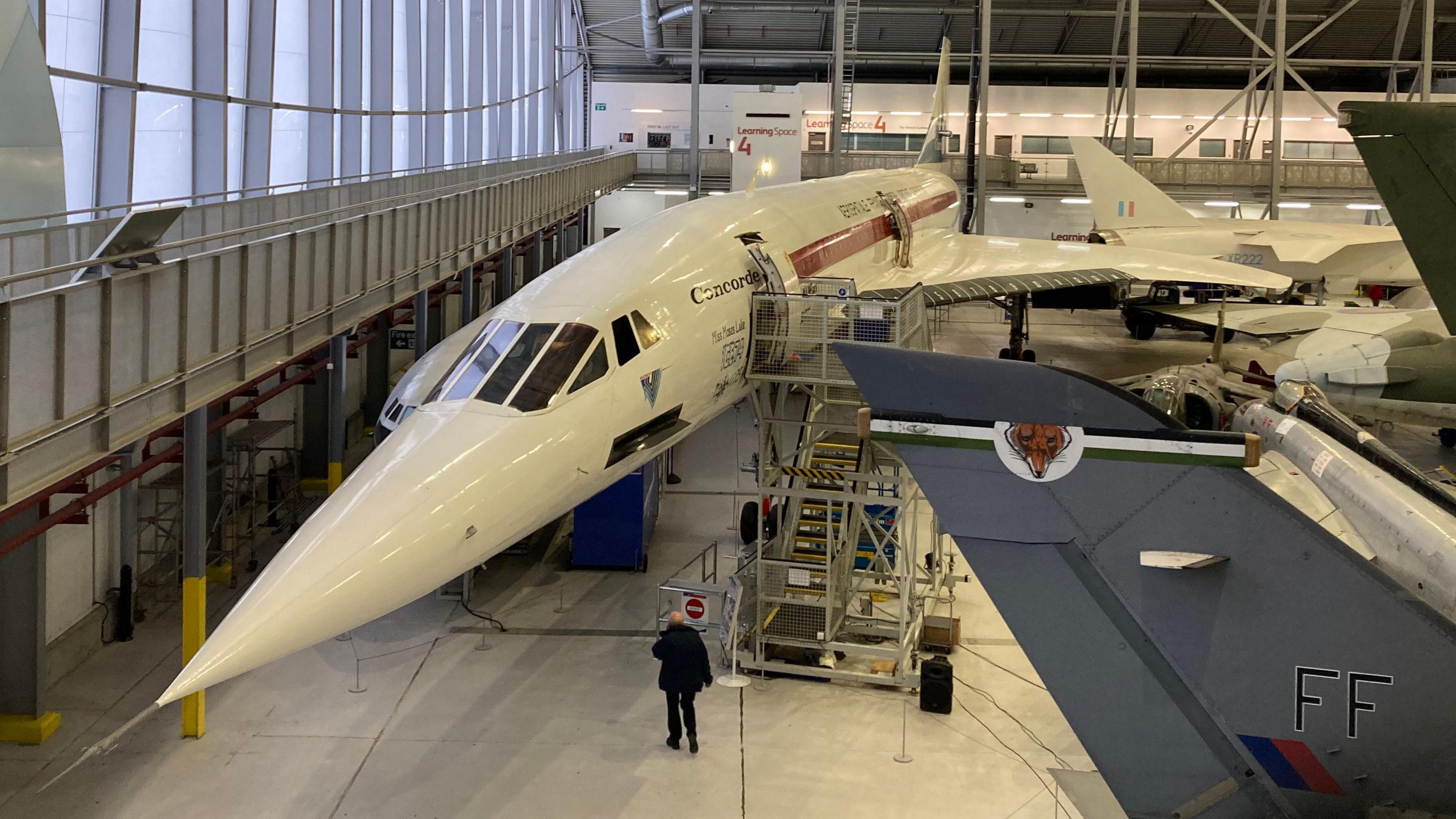 Concorde test plane at Duxford vital for first flight in 1976 - BBC News