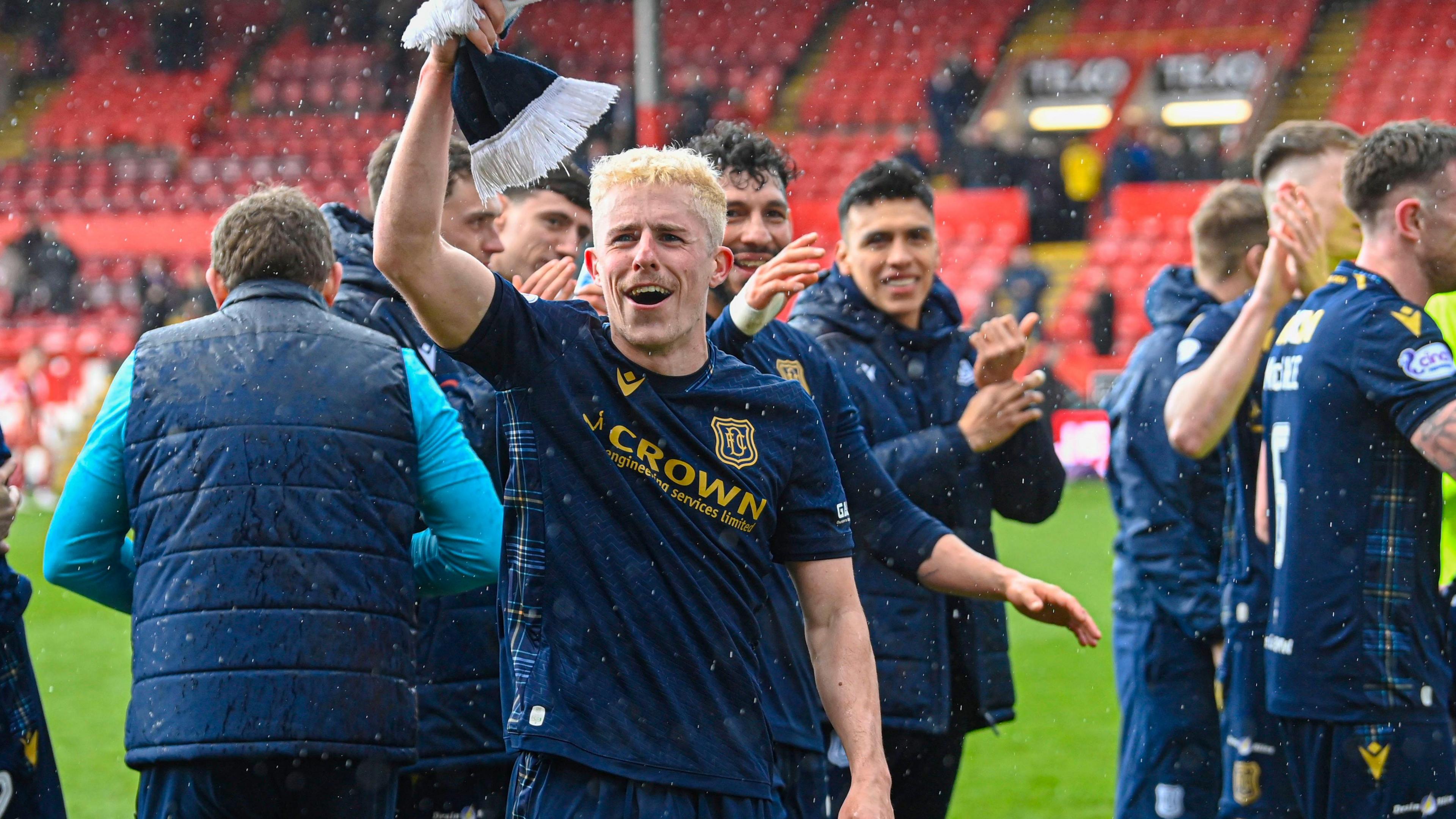 Dundee: McCowan named Premiership player of the month - BBC Sport