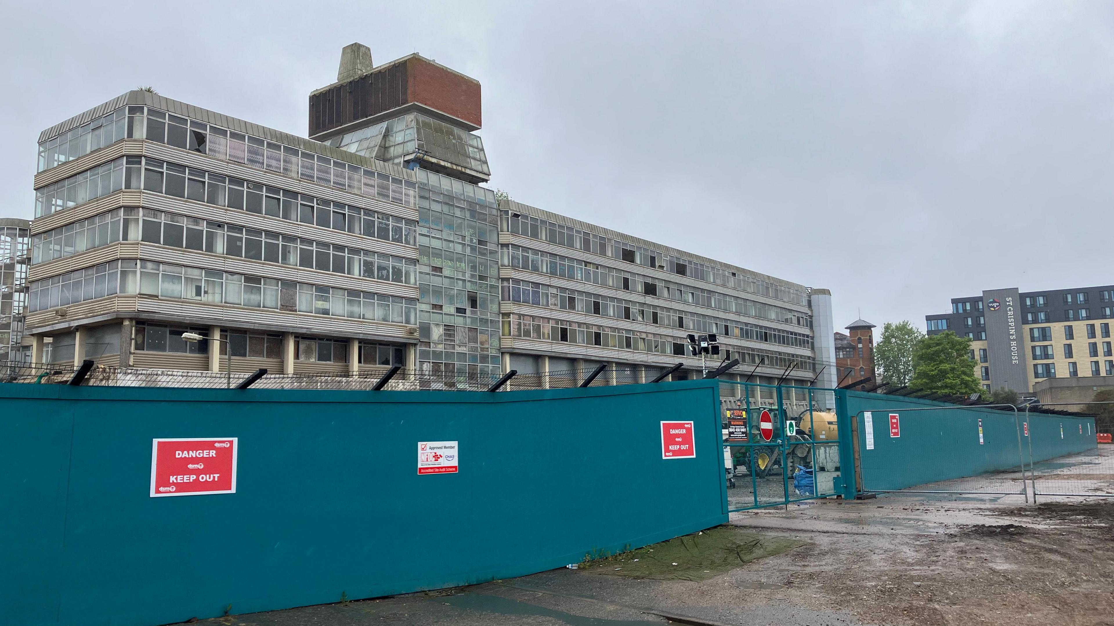 Norwich Anglia Square demolition taking longer than planned - BBC News