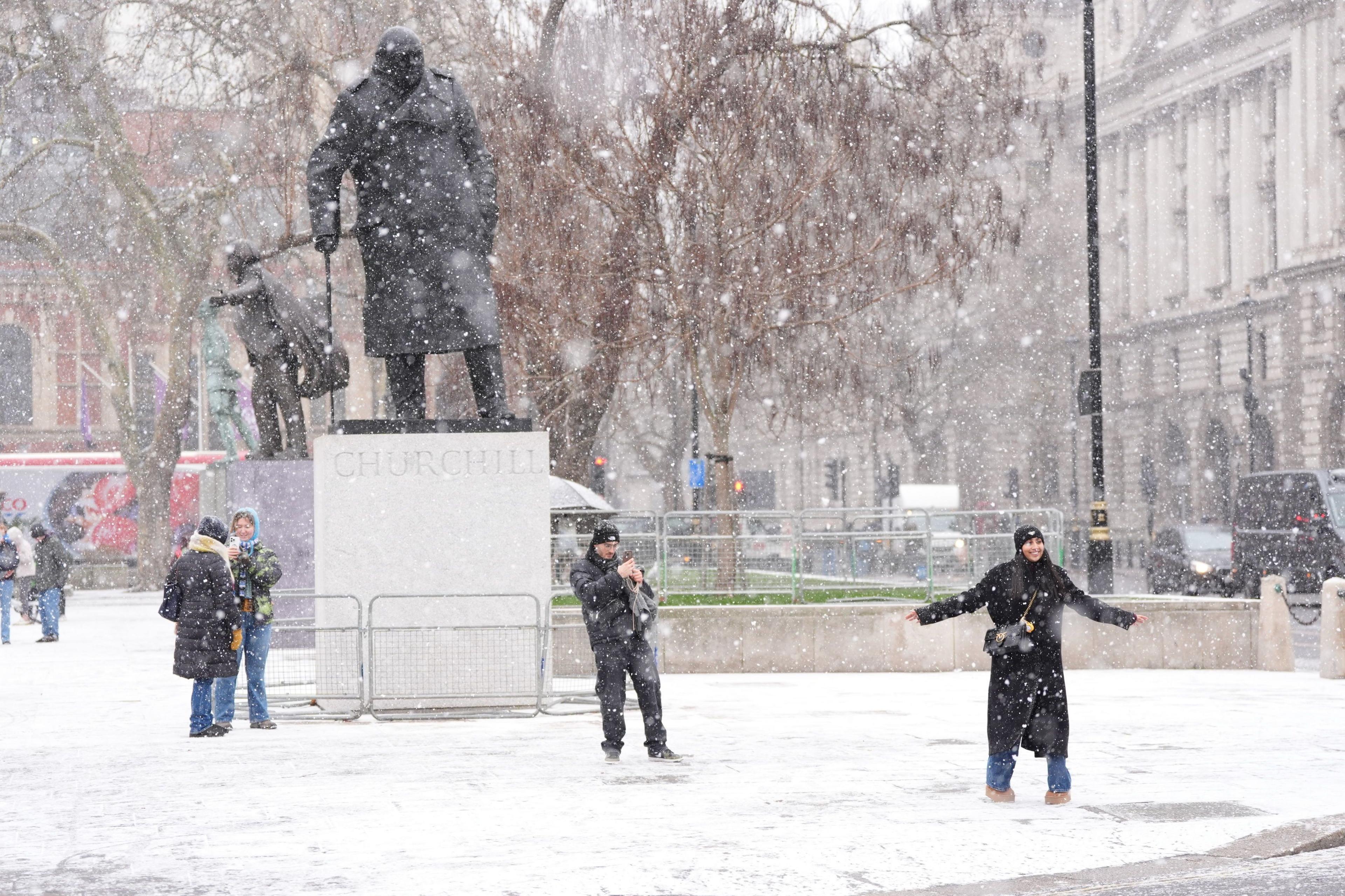UK weather: Storm Goretti approaches UK as Met Office issues new snow ...