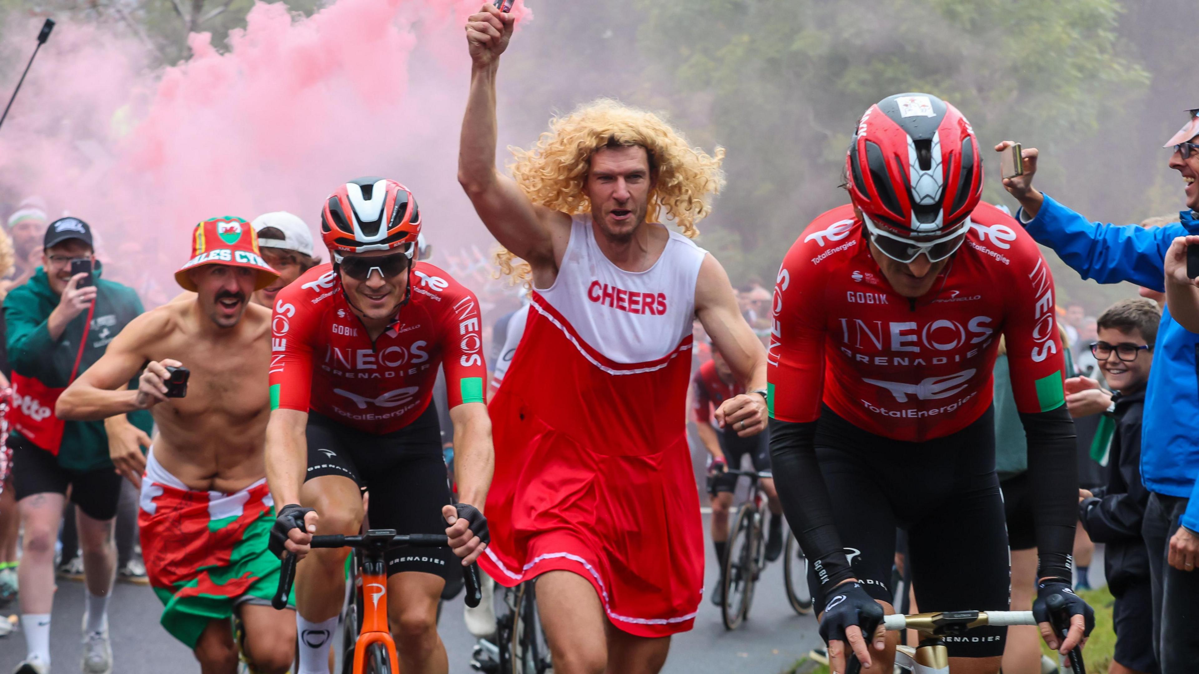 Pam fod cynnal y Tour de France mor bwysig i Gymru a Geraint Thomas ...