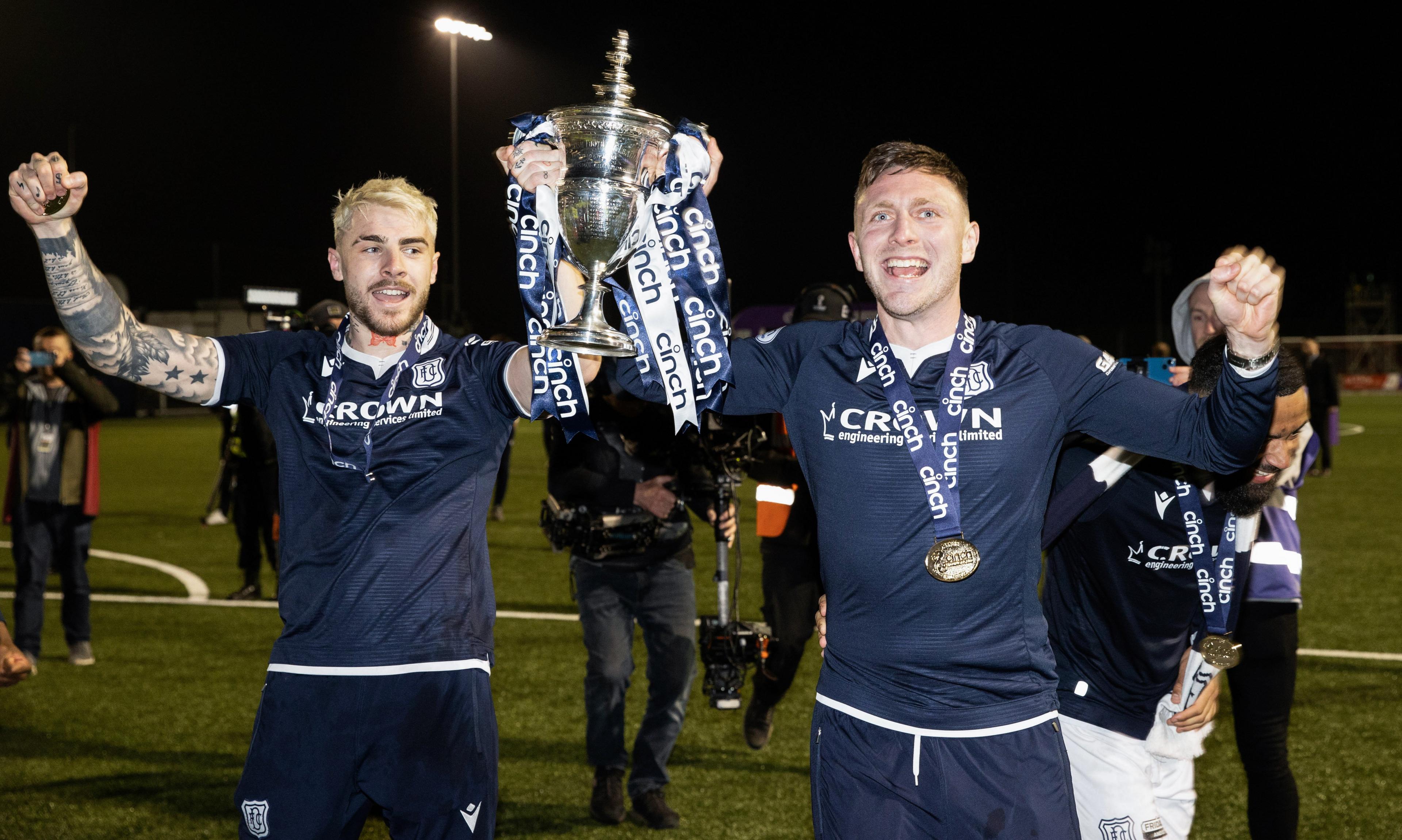 McGhee extends stay at Dens Park - BBC Sport