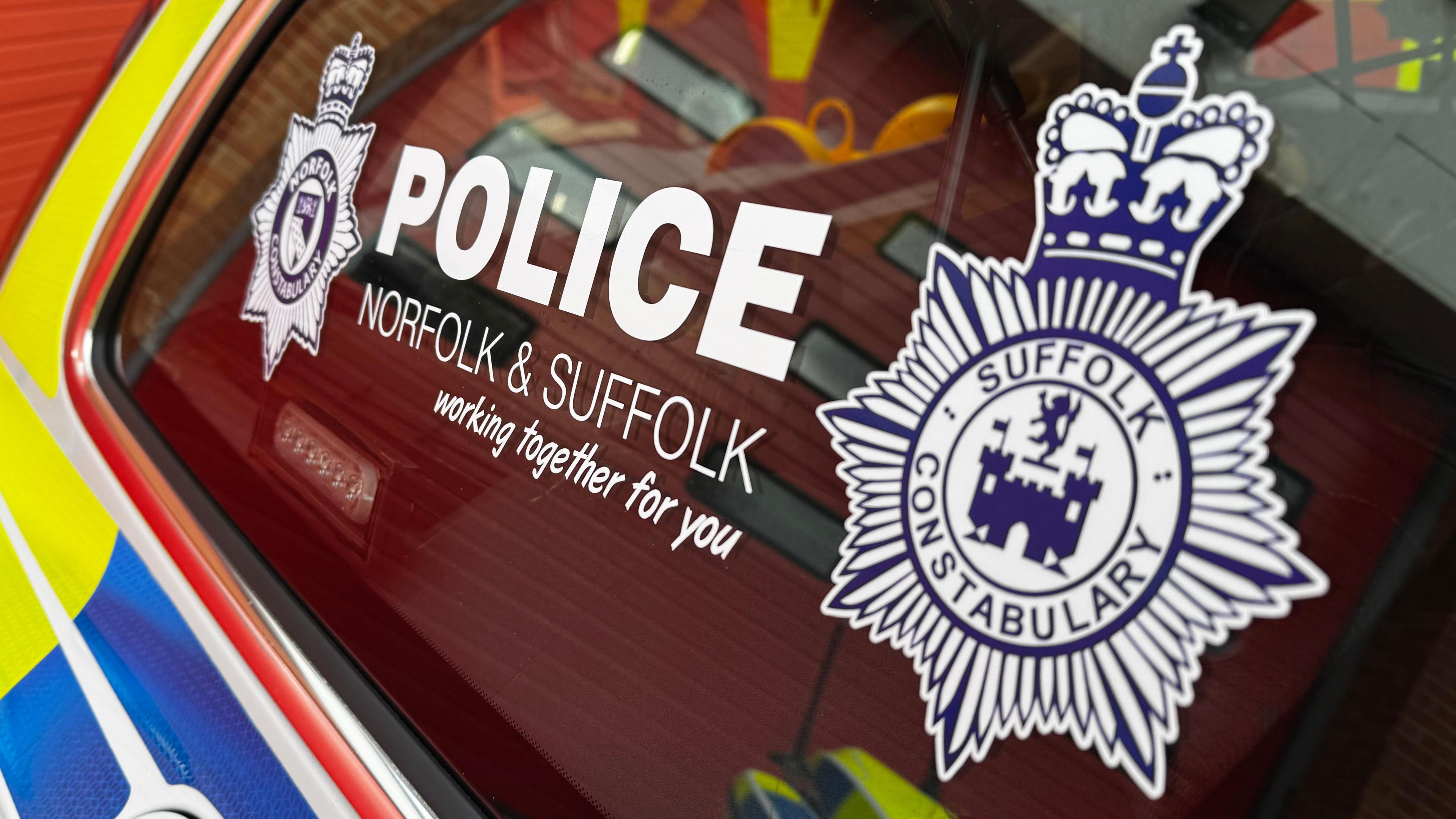 Suffolk Police 999 call numbers up despite digital focus - BBC News