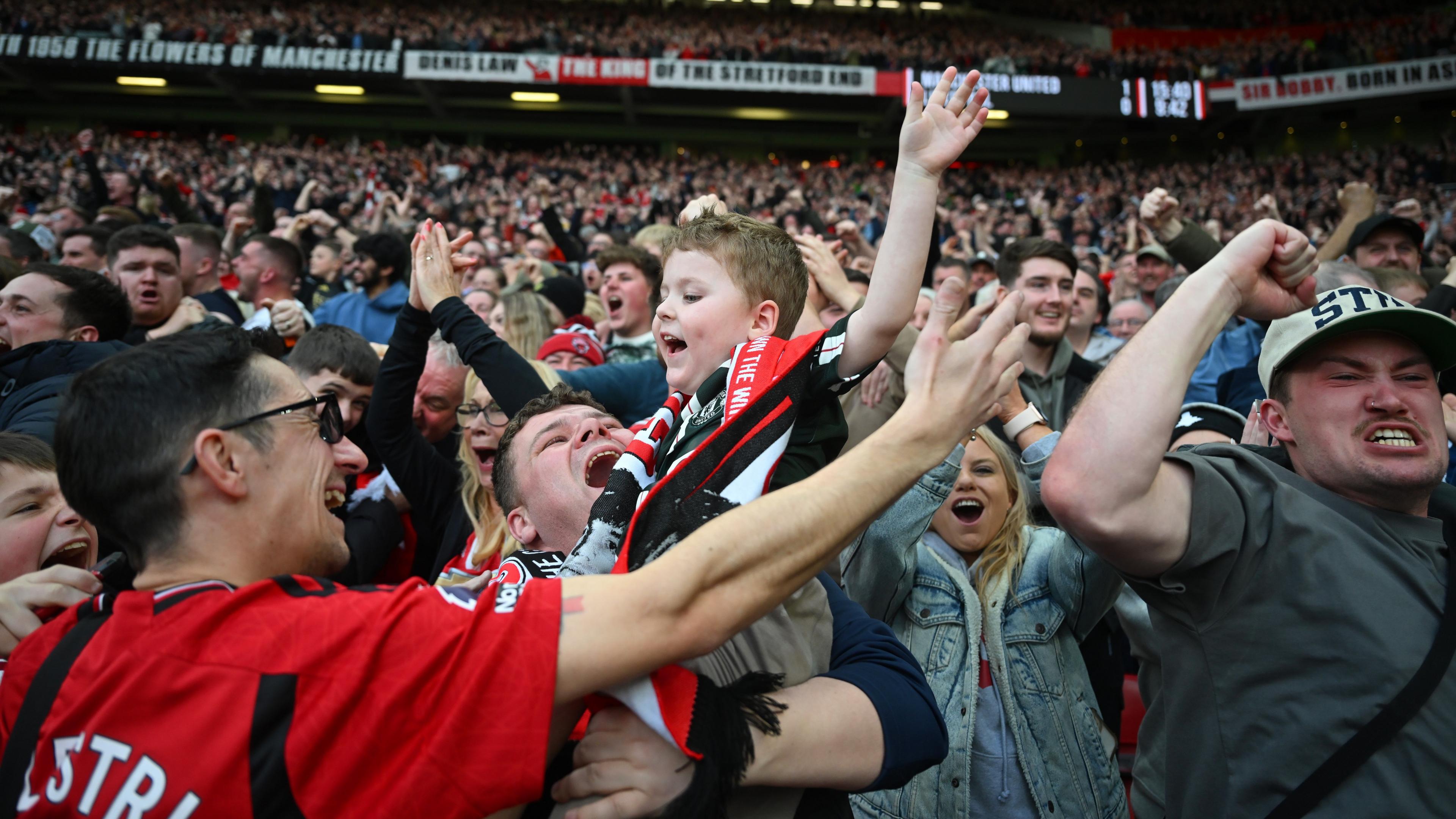 Manchester United news: 'The limbs were bonkers' at Old Trafford - BBC ...