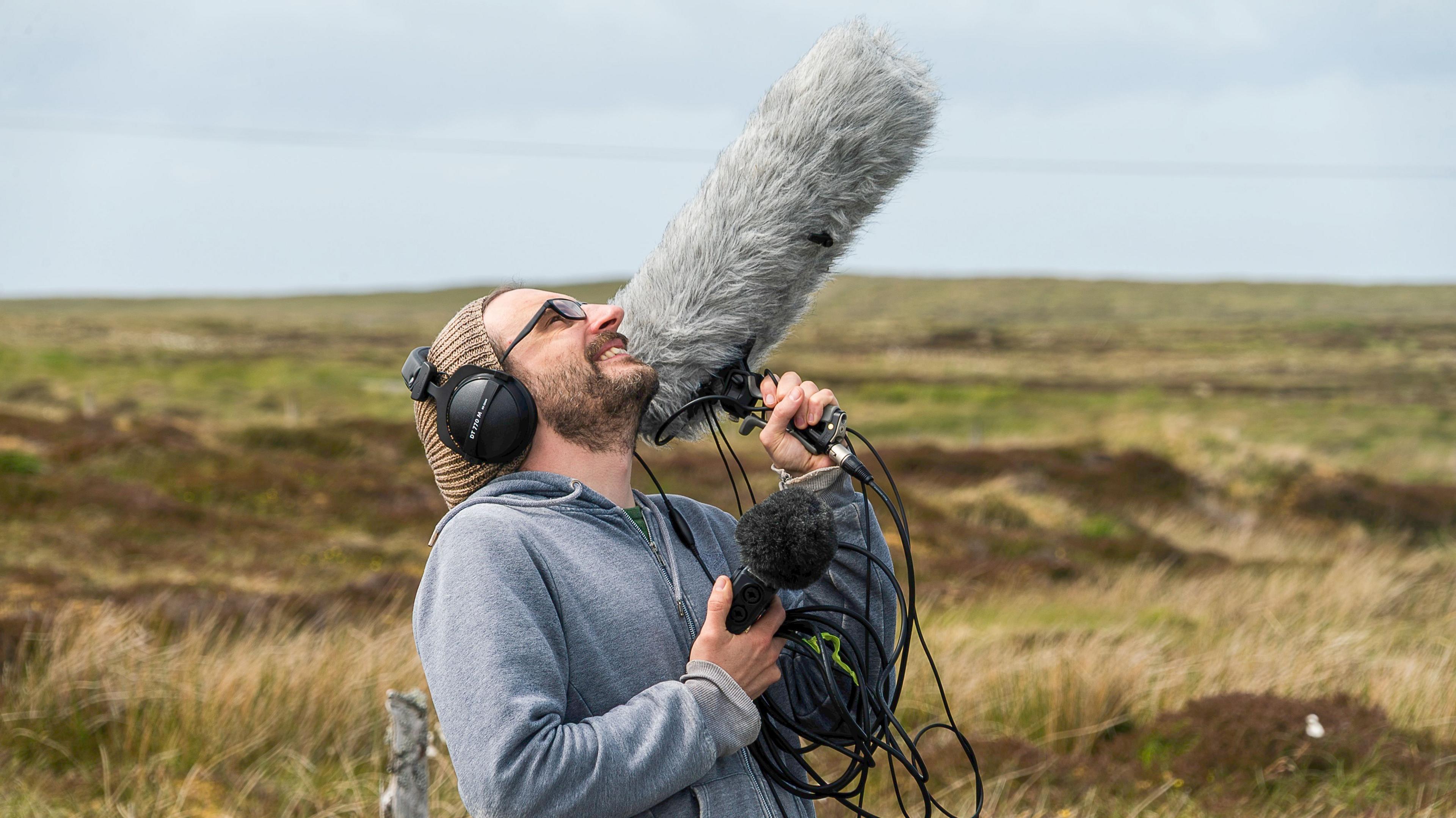 Gaelic psalm singers from Carlops set to hit the big screen - BBC News