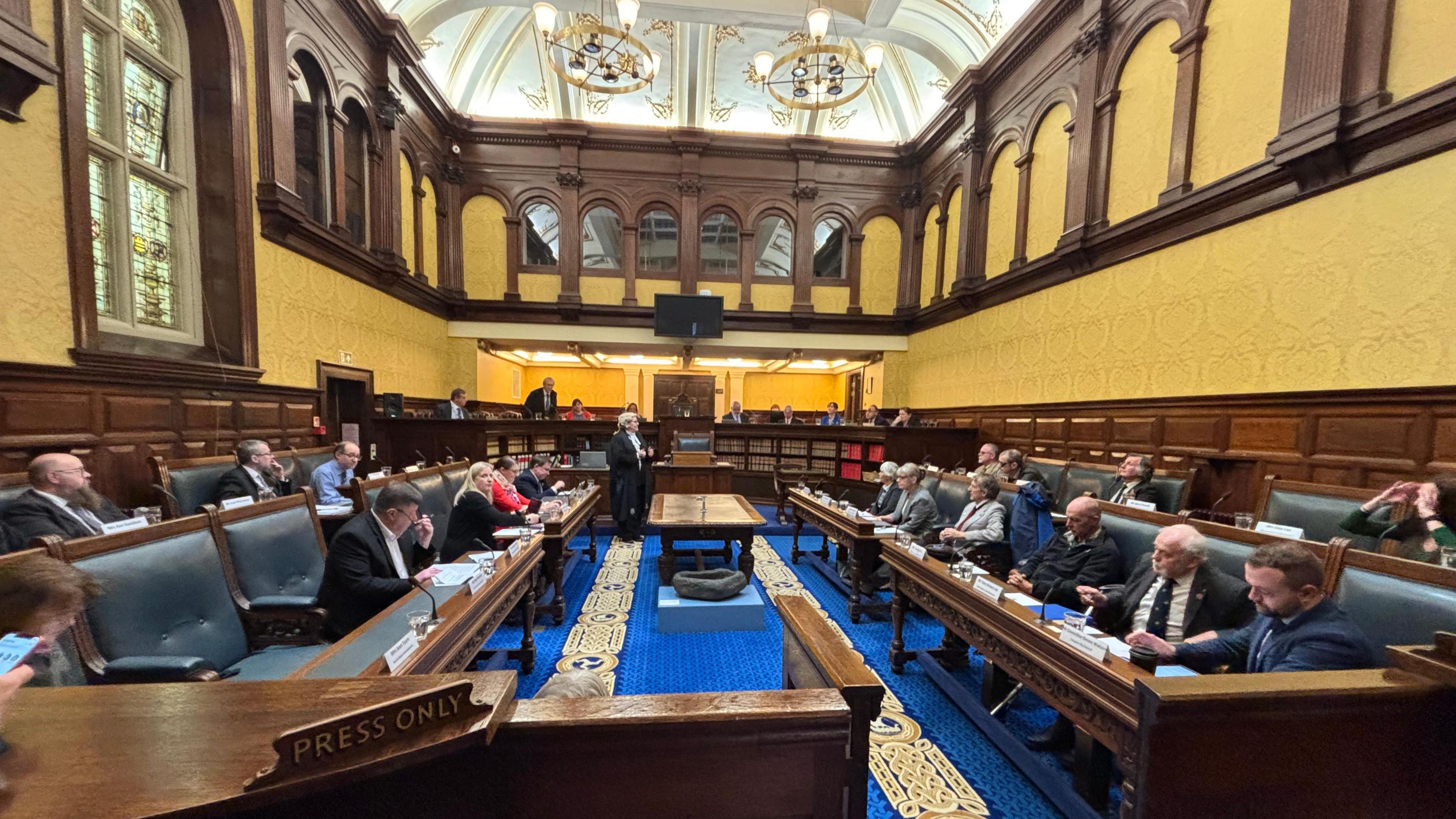 Manx local government bill changes 'mitigate' issues - BBC News