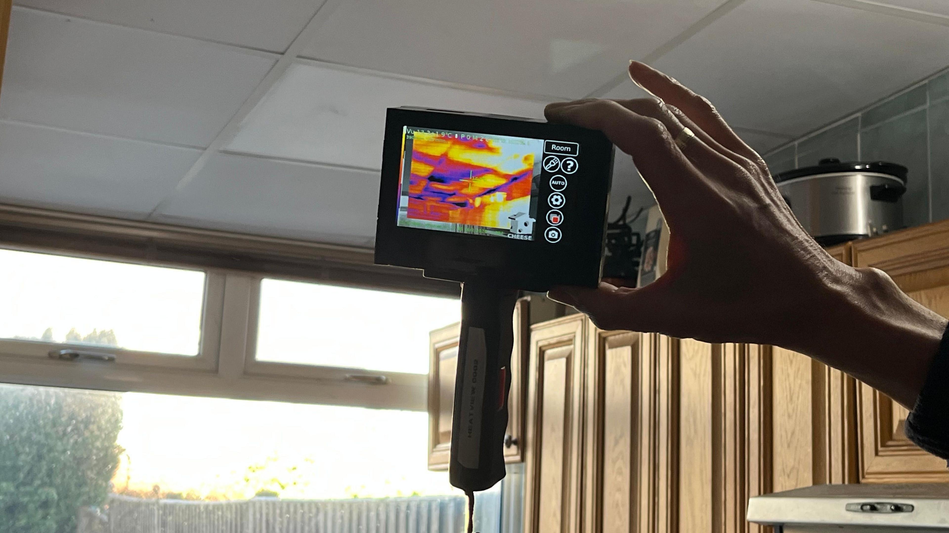 Bristol and Bath thermal image scheme helping prevent energy loss - BBC ...
