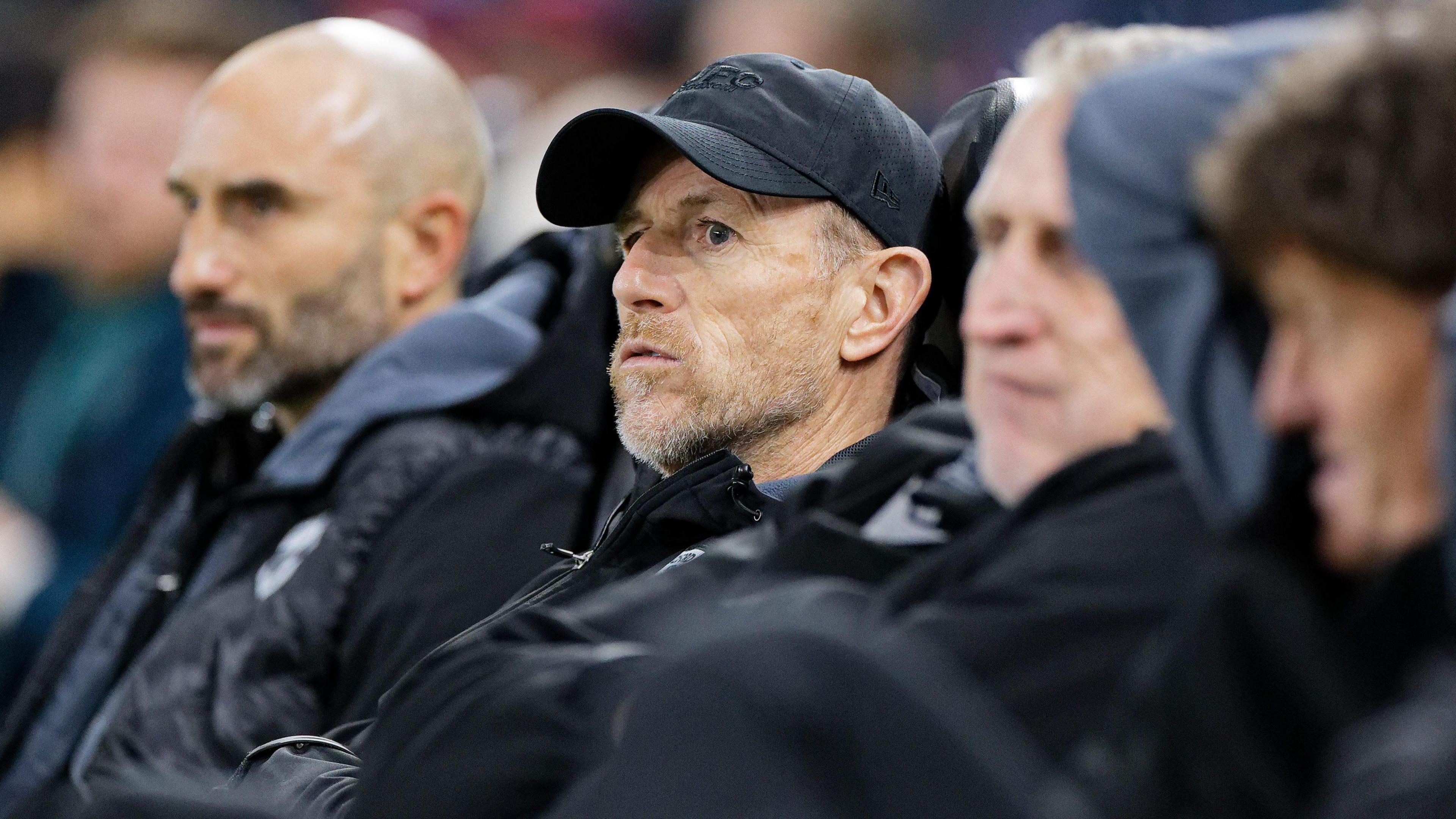 Gary Rowett: Oxford United sack head coach - BBC Sport